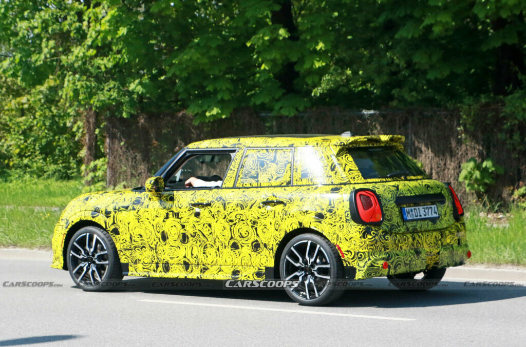 2025 MINI Cooper 5-Door Hits The Streets With An Evolutionary Design ...