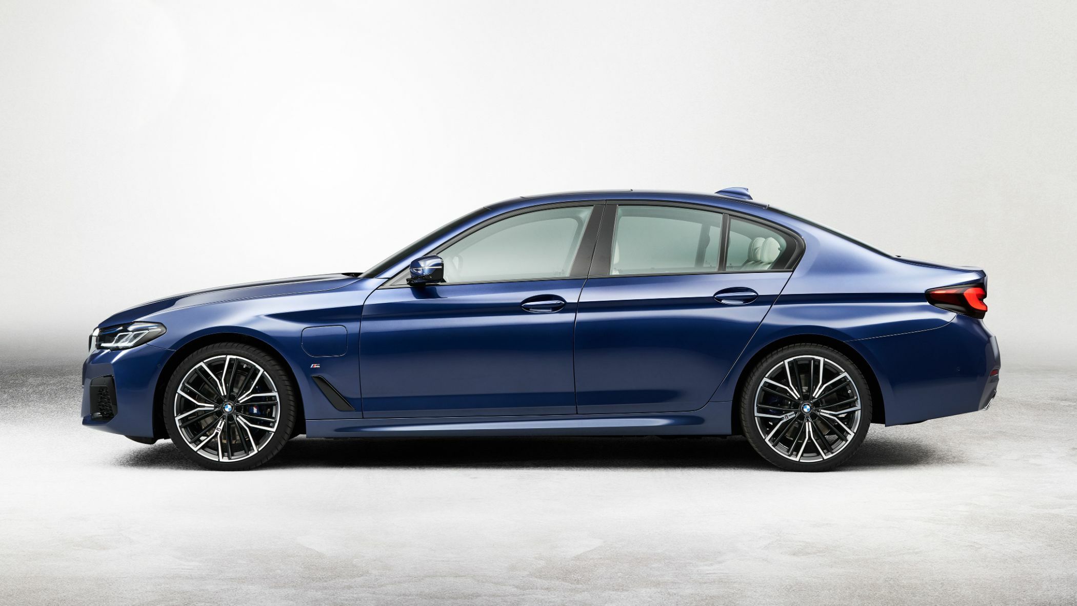 How Does The 2024 BMW 5-Series G60 Compare To Its G30 Predecessor ...