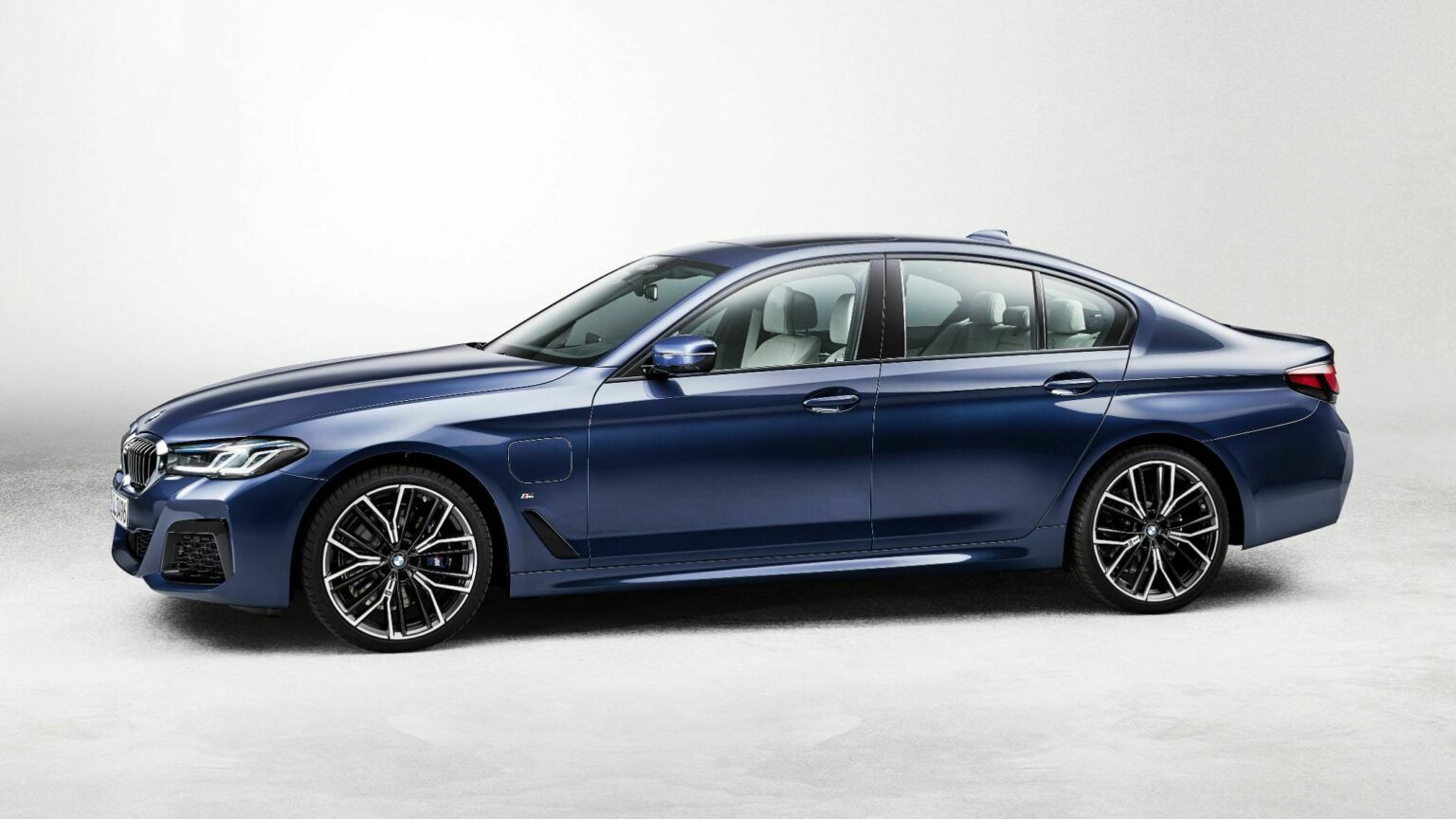 How Does The 2024 BMW 5-Series G60 Compare To Its G30 Predecessor ...