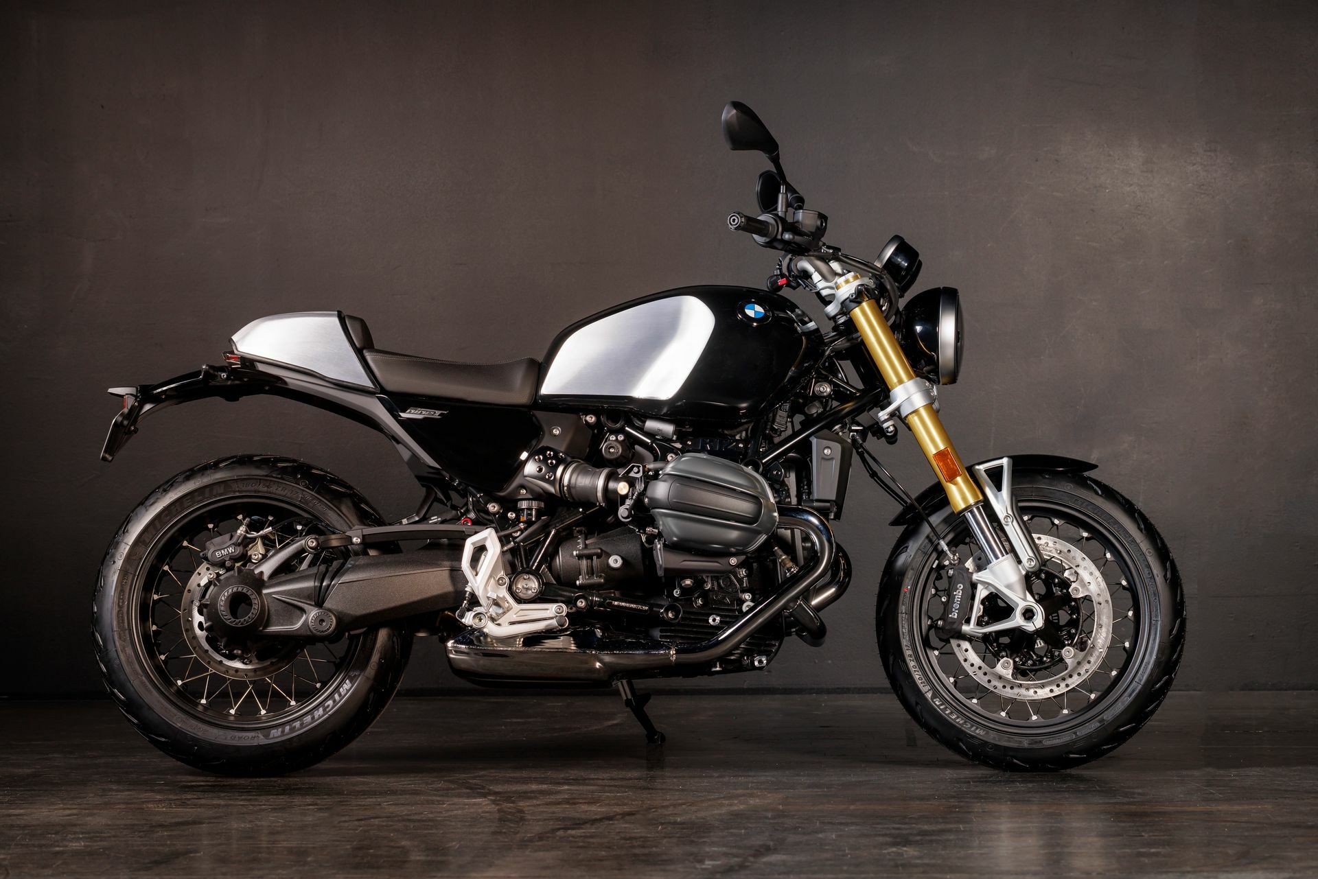 BMW’s New R12 nineT Motorcycle Is A Classic Reborn With Modern Tech ...