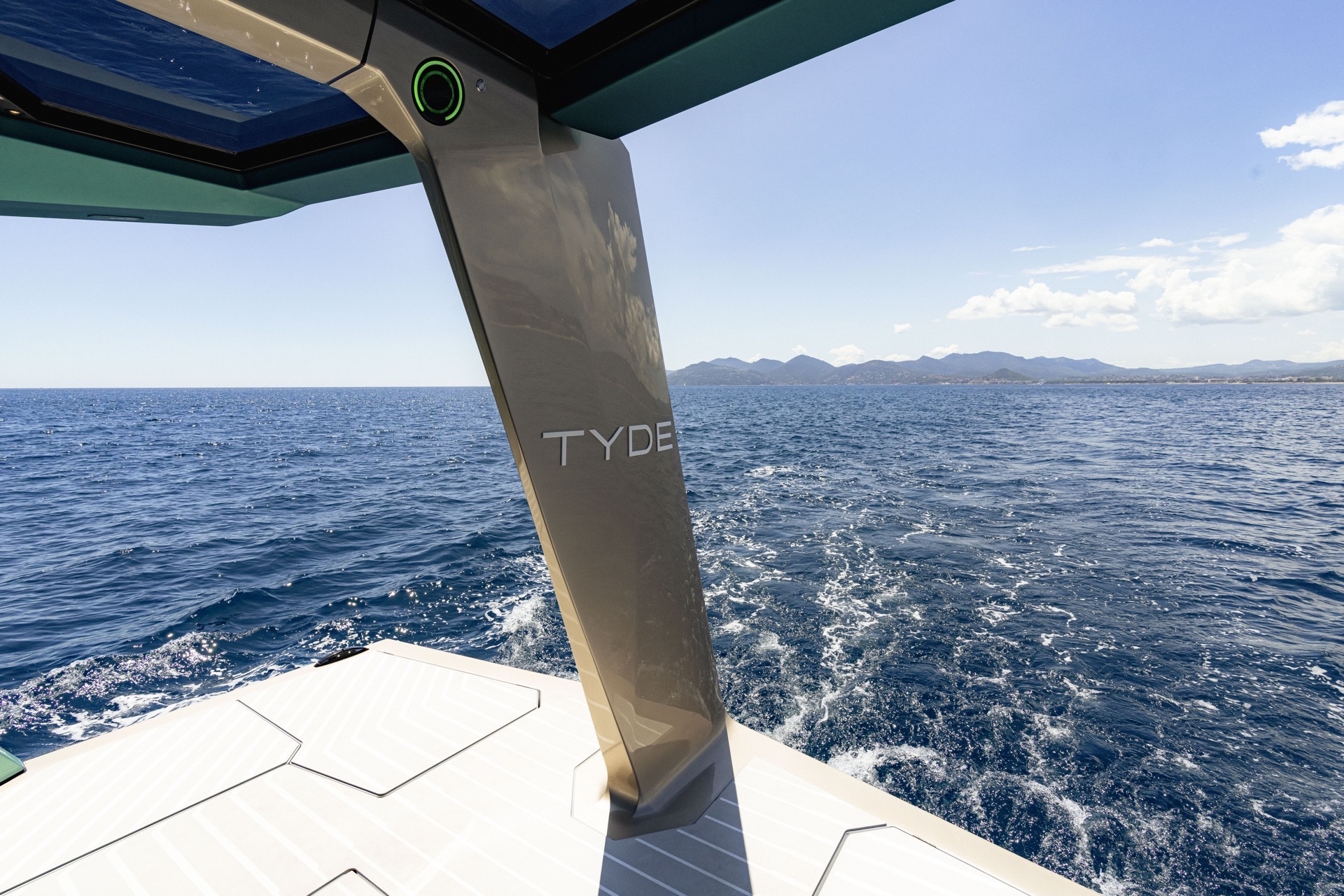 BMW i-Powered Electric Boat ‘The ICON’ Takes Car-Inspired Luxury To A ...