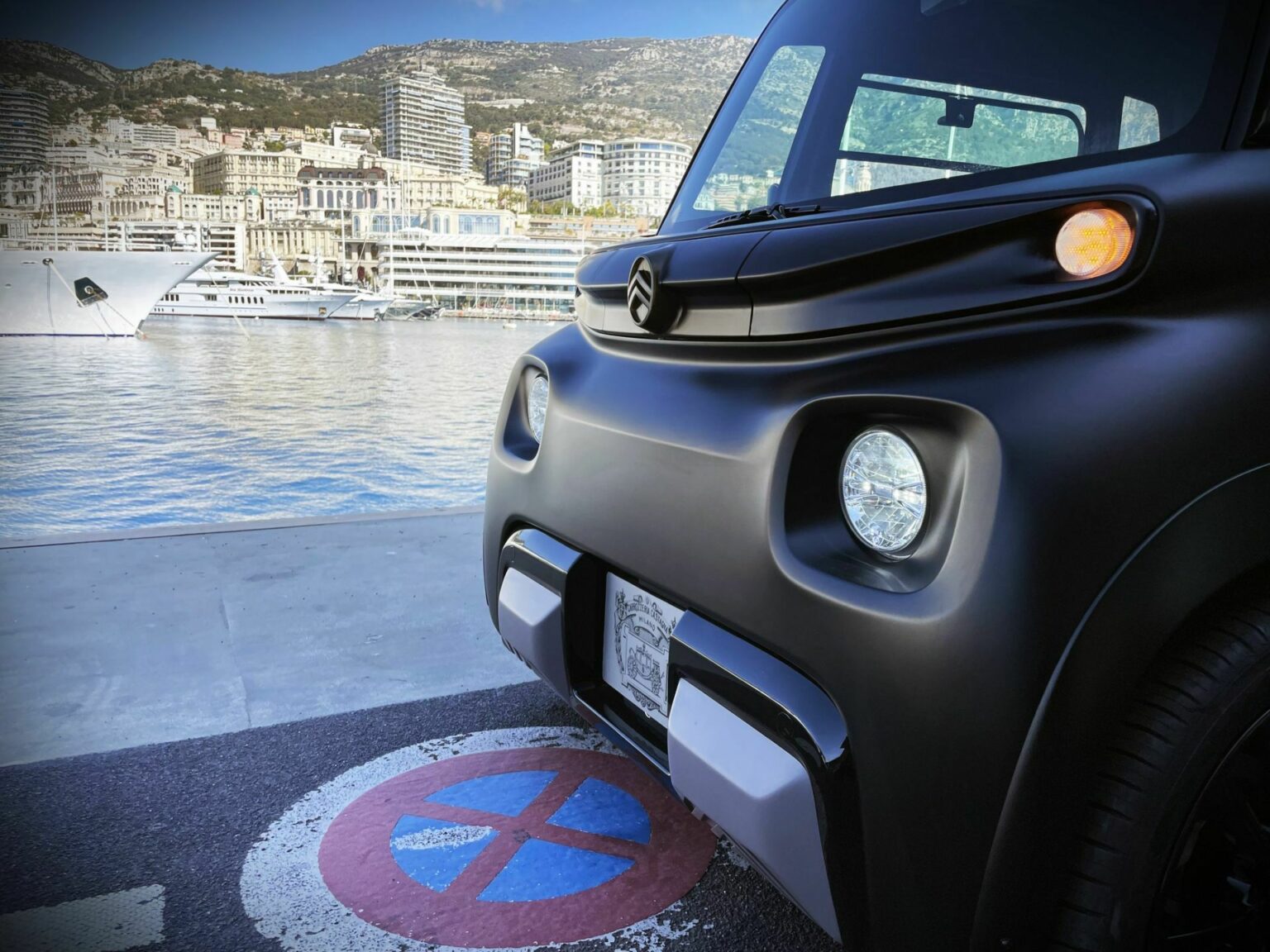 A Dad Had Castagna Milano Make An Aston Martin-Inspired Citroen Ami For ...