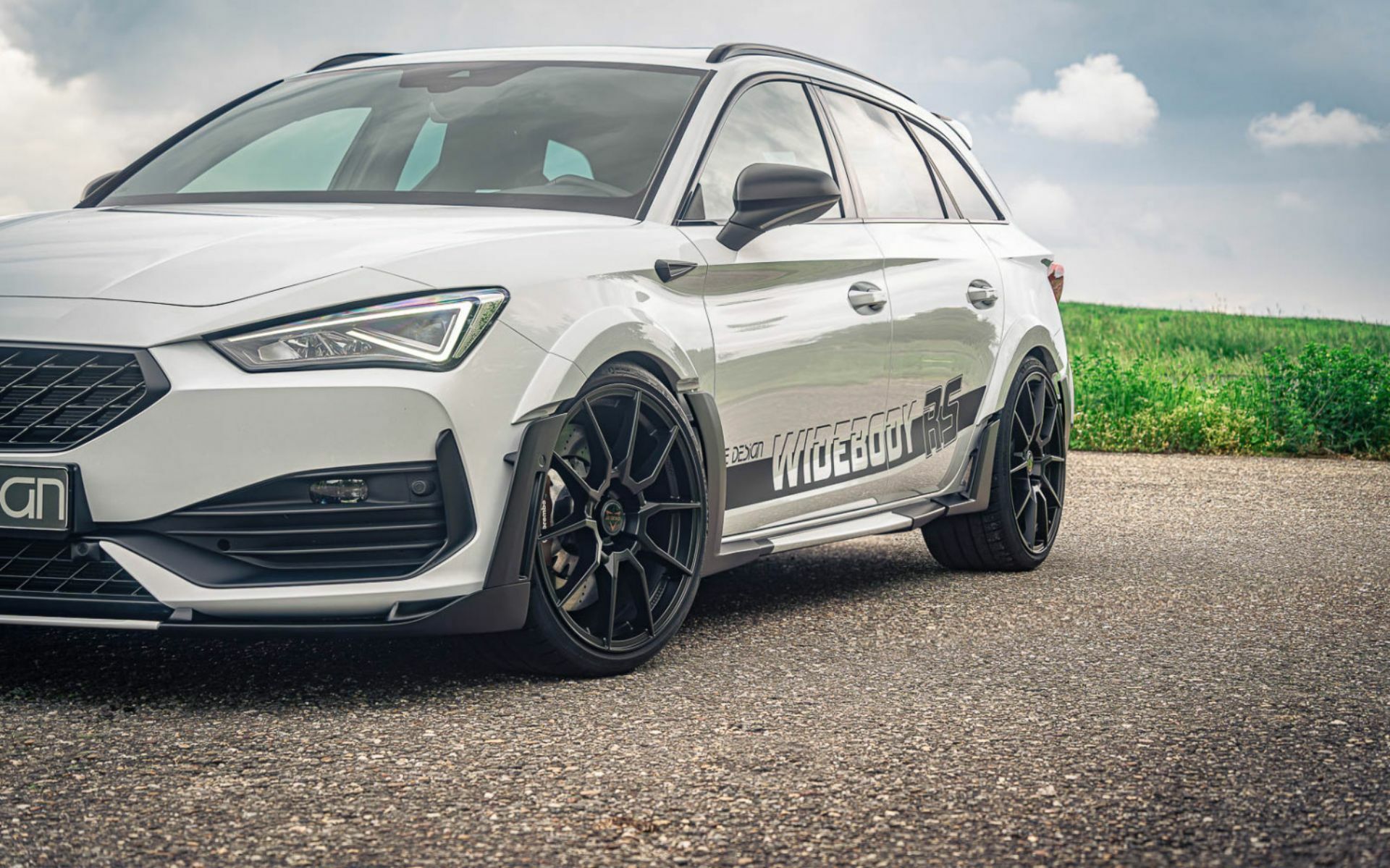 Cupra Leon Sports Tourer Spiced Up From JE Design With Wide Bodykit And ...