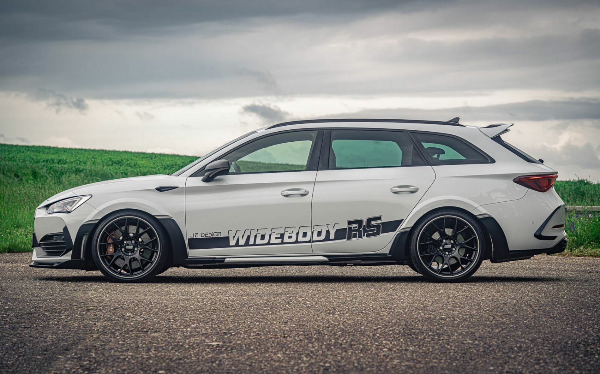 Cupra Leon Sports Tourer Spiced Up From JE Design With Wide Bodykit And ...