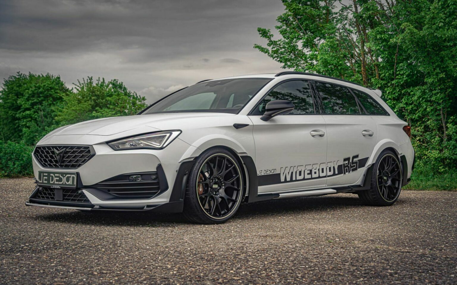 Cupra Leon Sports Tourer Spiced Up From JE Design With Wide Bodykit And ...