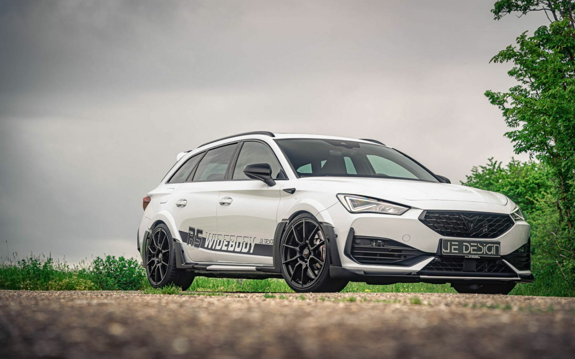 Cupra Leon Sports Tourer Spiced Up From JE Design With Wide Bodykit And ...