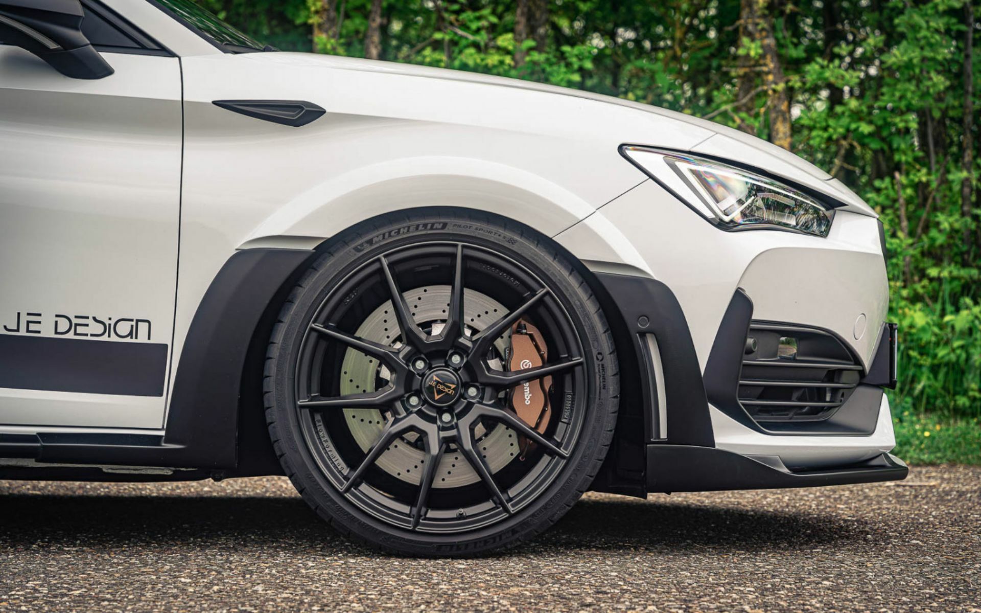 Cupra Leon Sports Tourer Spiced Up From JE Design With Wide Bodykit And ...