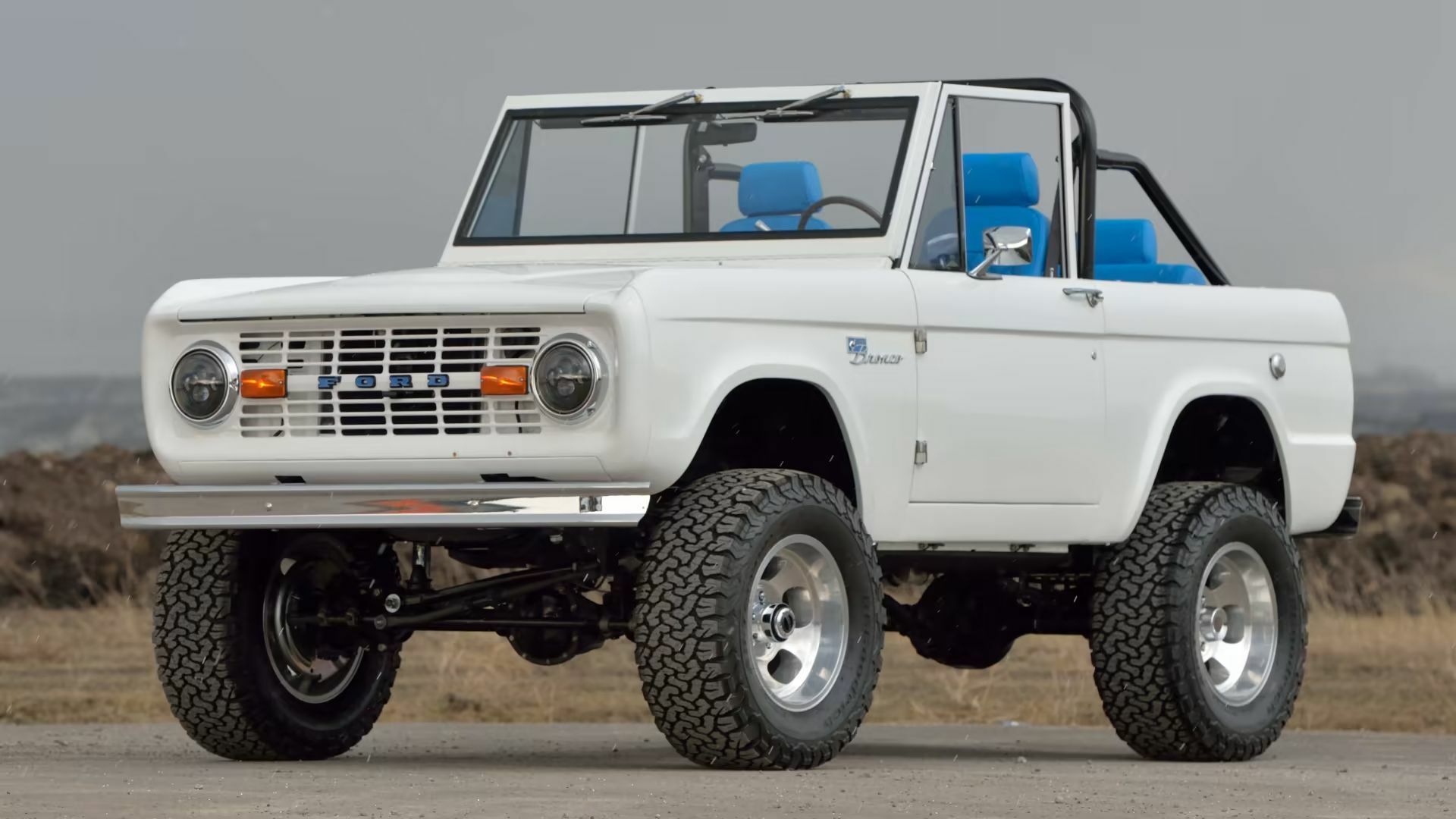 Classic Ford Bronco Restomod Blends Vintage Beauty With Modern Coyote ...