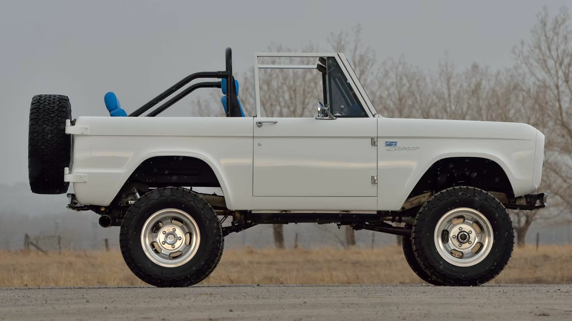 Classic Ford Bronco Restomod Blends Vintage Beauty With Modern Coyote ...