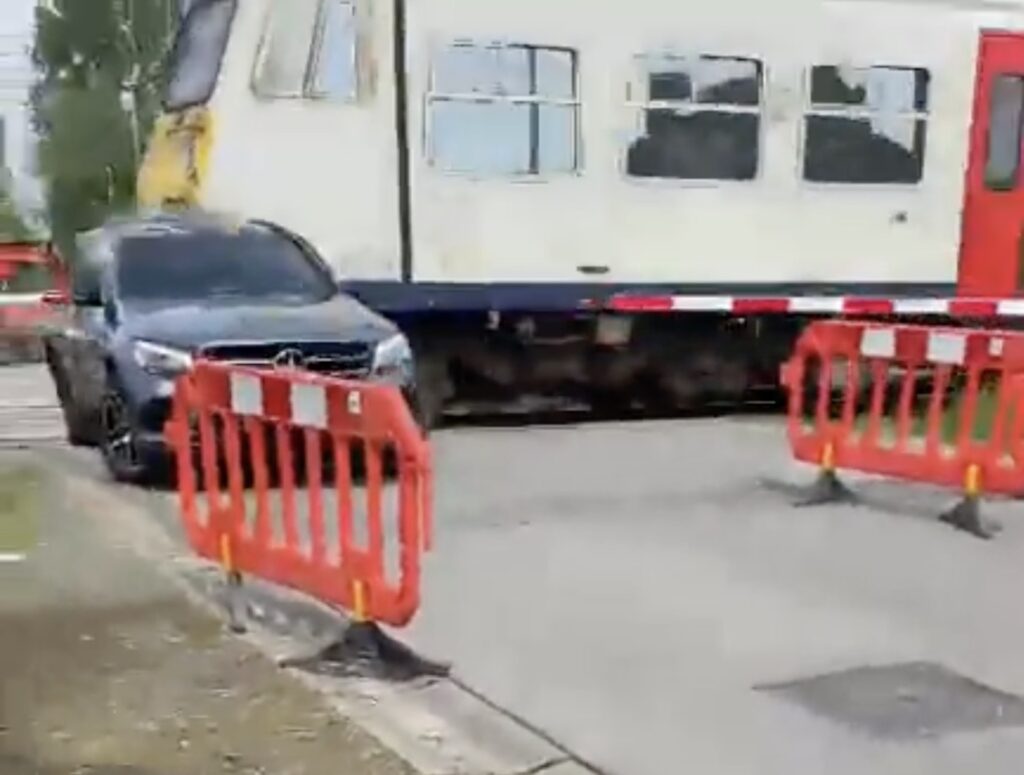 Watch A Train Smash Through A Mercedes After Woman Ignores Roadsigns ...
