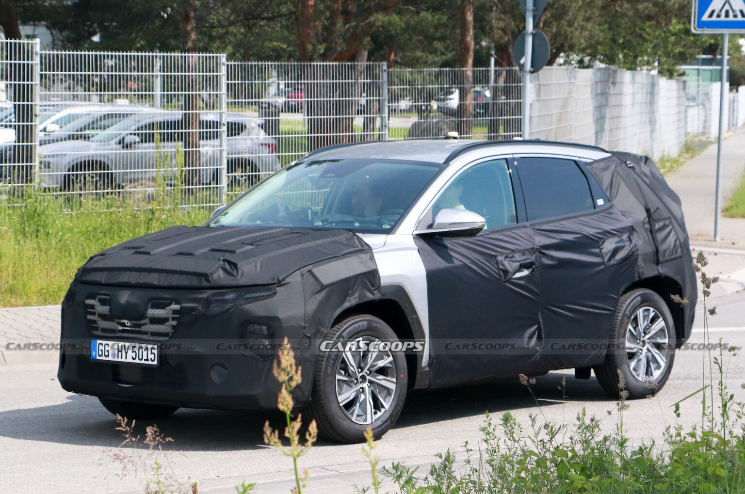 Facelifted Hyundai Tucson Keeps Its Coat On Ready For Fall Debut ...