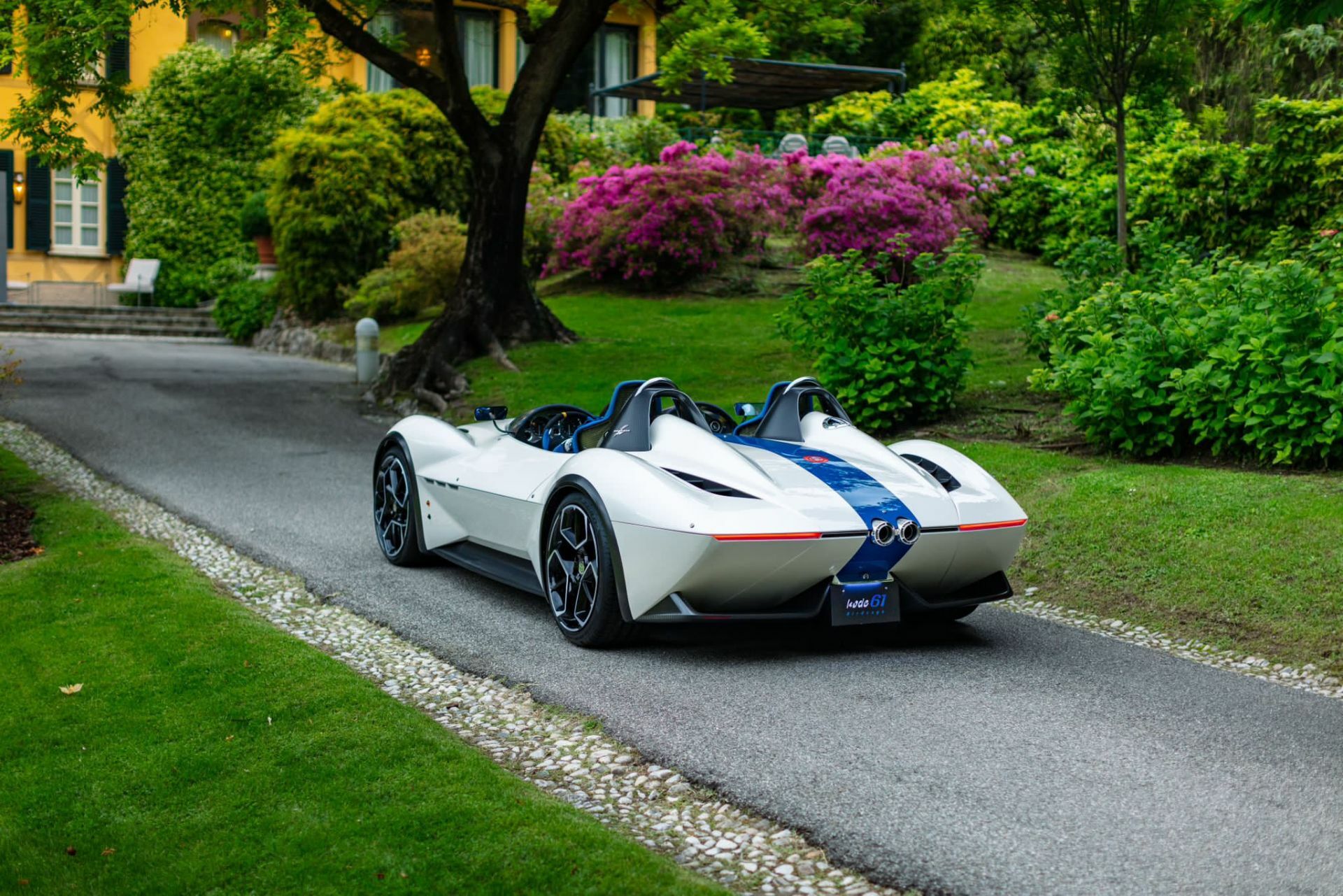 Ken Okuyama’s Limited Production Kode61 Birdcage Debuts At Villa D’Este ...