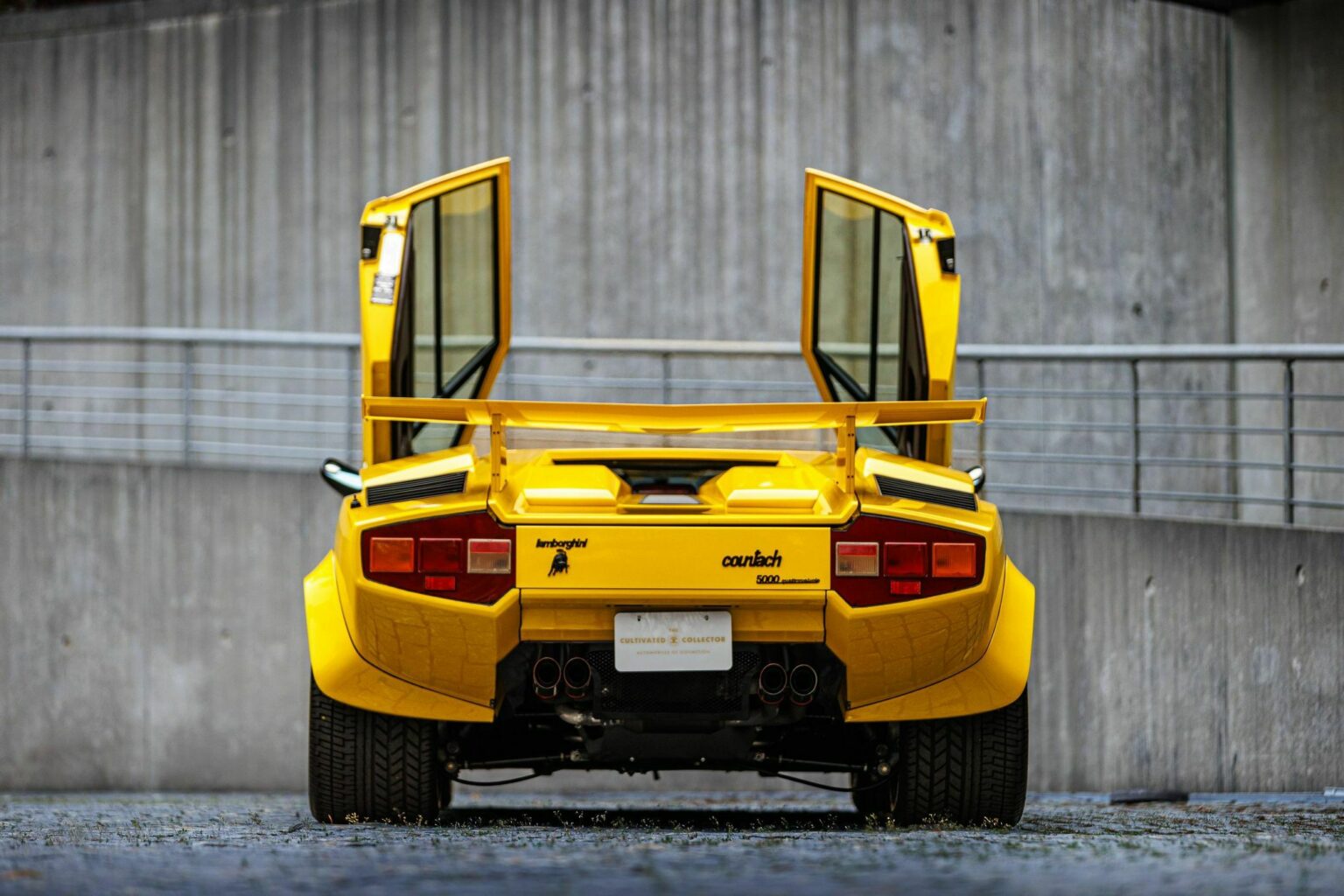 Gorgeous Lamborghini Countach 5000 QV Proves Yellow And Brown Can Work ...