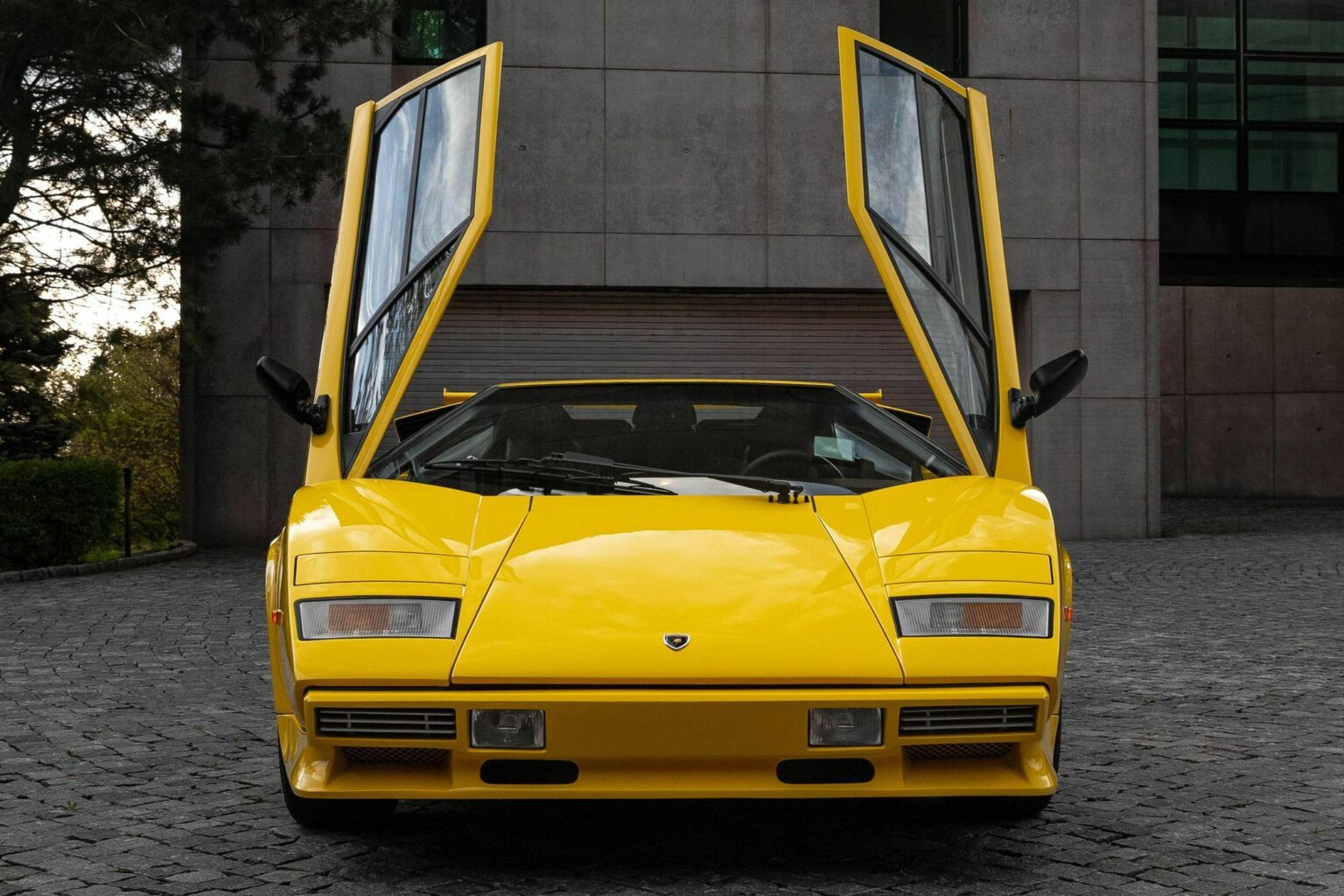 Gorgeous Lamborghini Countach 5000 QV Proves Yellow And Brown Can Work ...