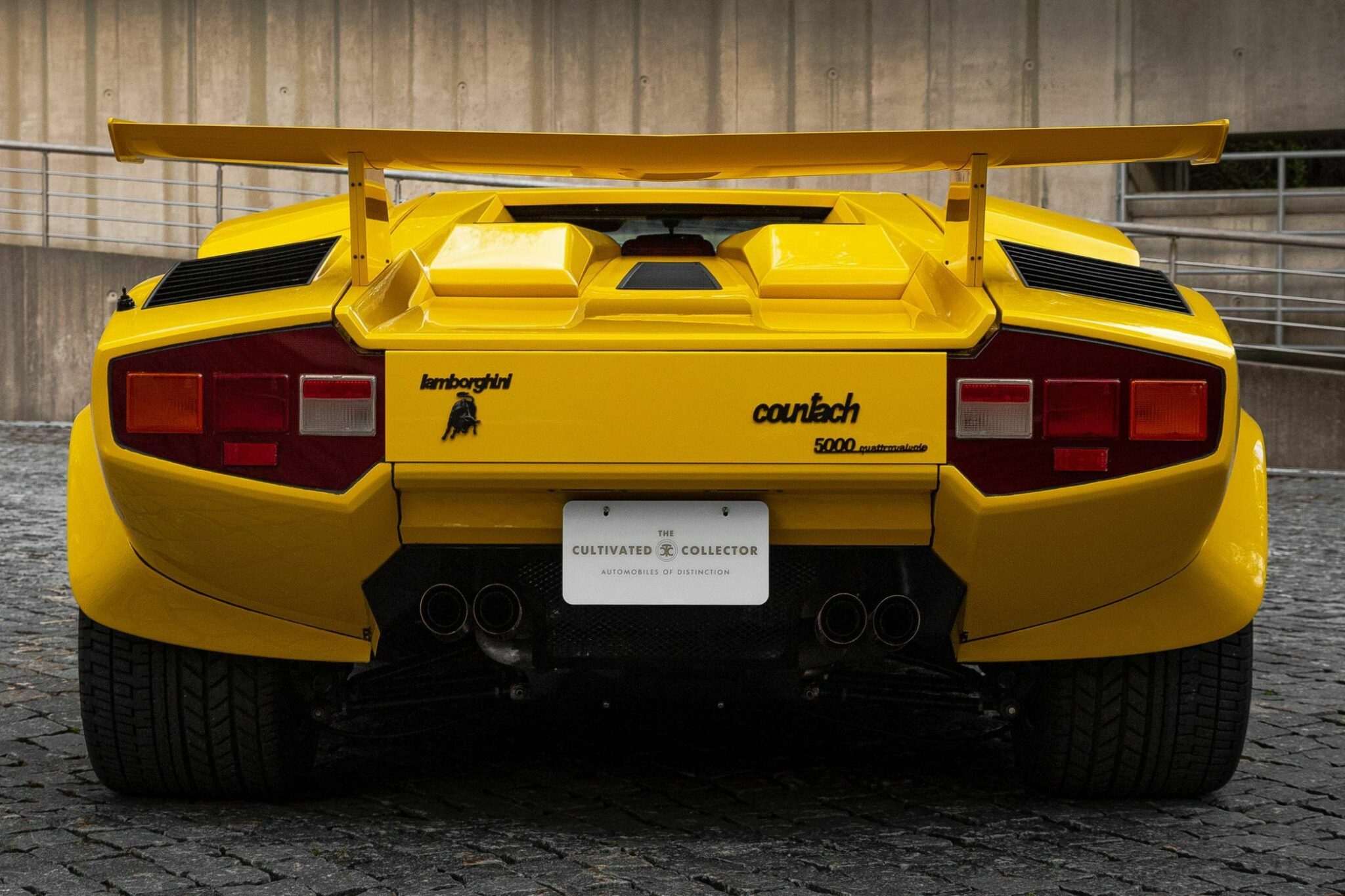 Gorgeous Lamborghini Countach 5000 QV Proves Yellow And Brown Can Work ...