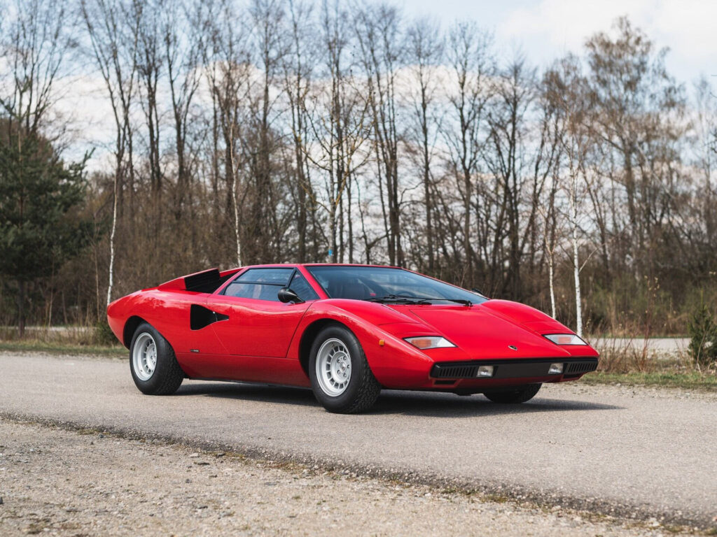 I Am Sale-ing: Rod Stewart’s Rare Lamborghini Countach Periscopo Heads ...
