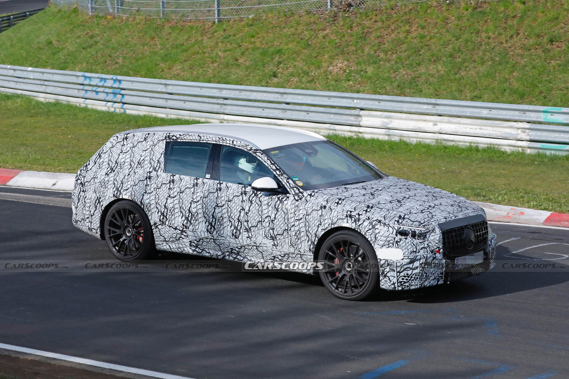 Hooning The AMG E53 PHEV Looks Like Green Heaven At The Green Hell ...