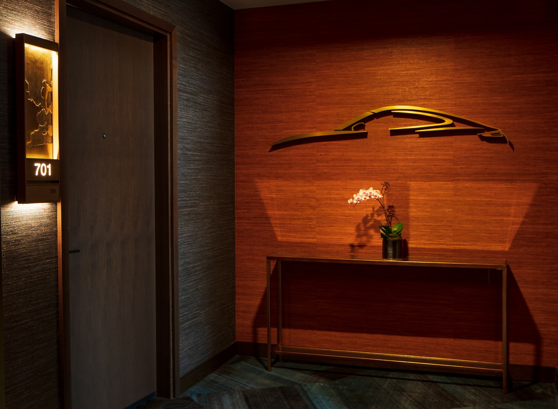 Take A Peek Inside Atlanta’s New Porsche-Themed Hotel Suite | Carscoops