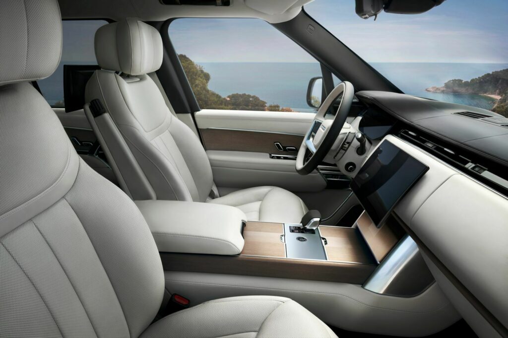 Land Rover 2024 Range Rover Gets Up To 606 HP And New SV Bespoke ...