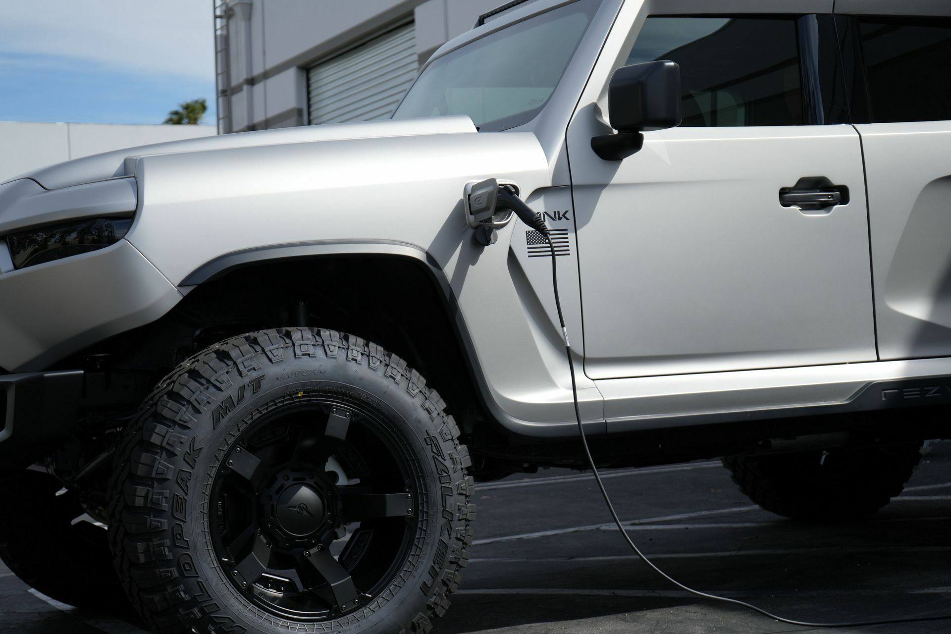 Rezvani Delivers Its First Wrangler-Based Tank Hybrid | Carscoops
