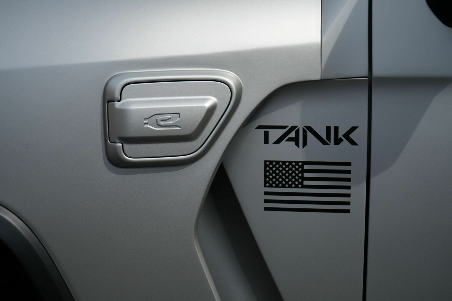 Rezvani Delivers Its First Wrangler-Based Tank Hybrid | Carscoops