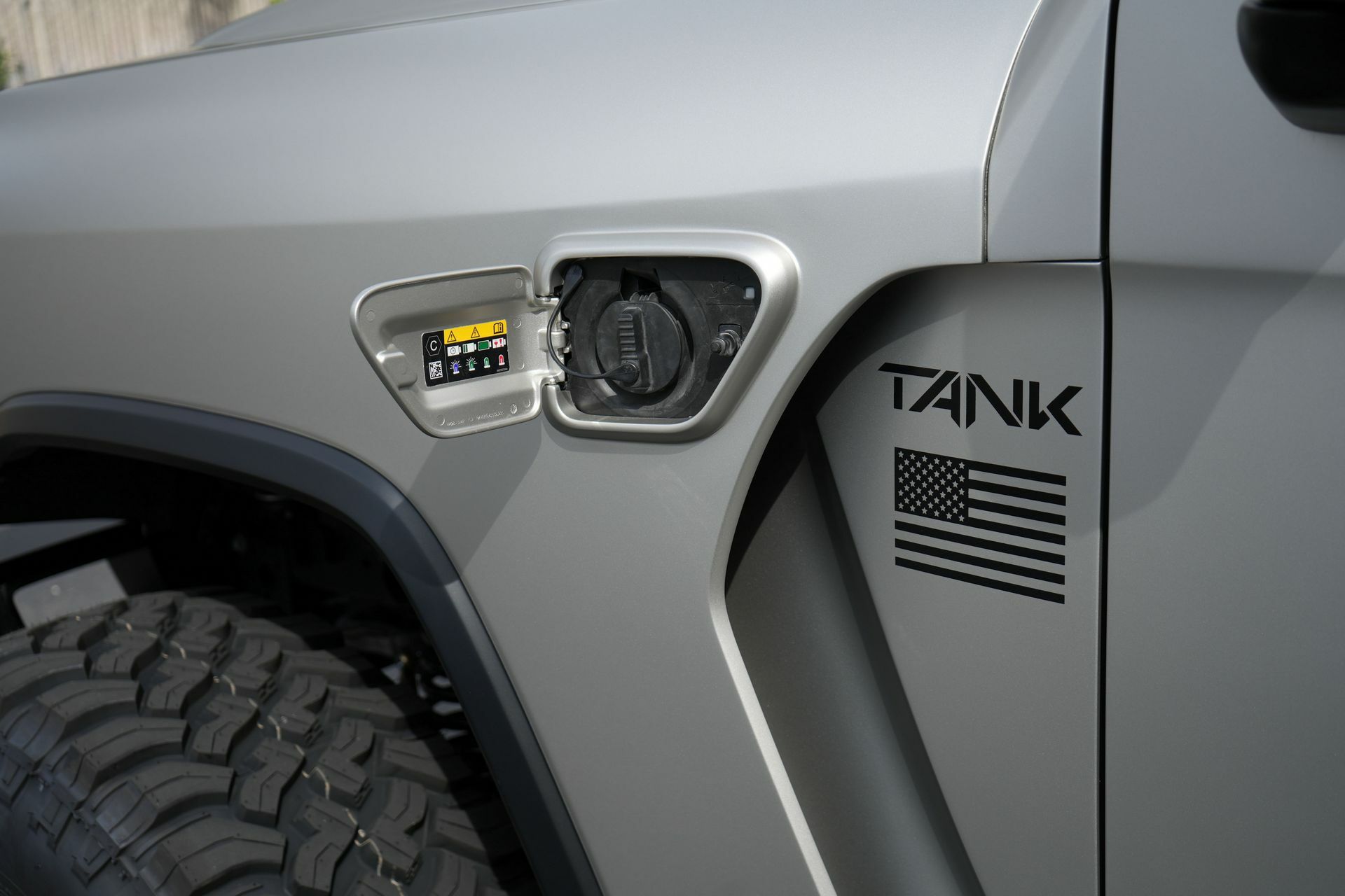 Rezvani Delivers Its First Wrangler-Based Tank Hybrid | Carscoops