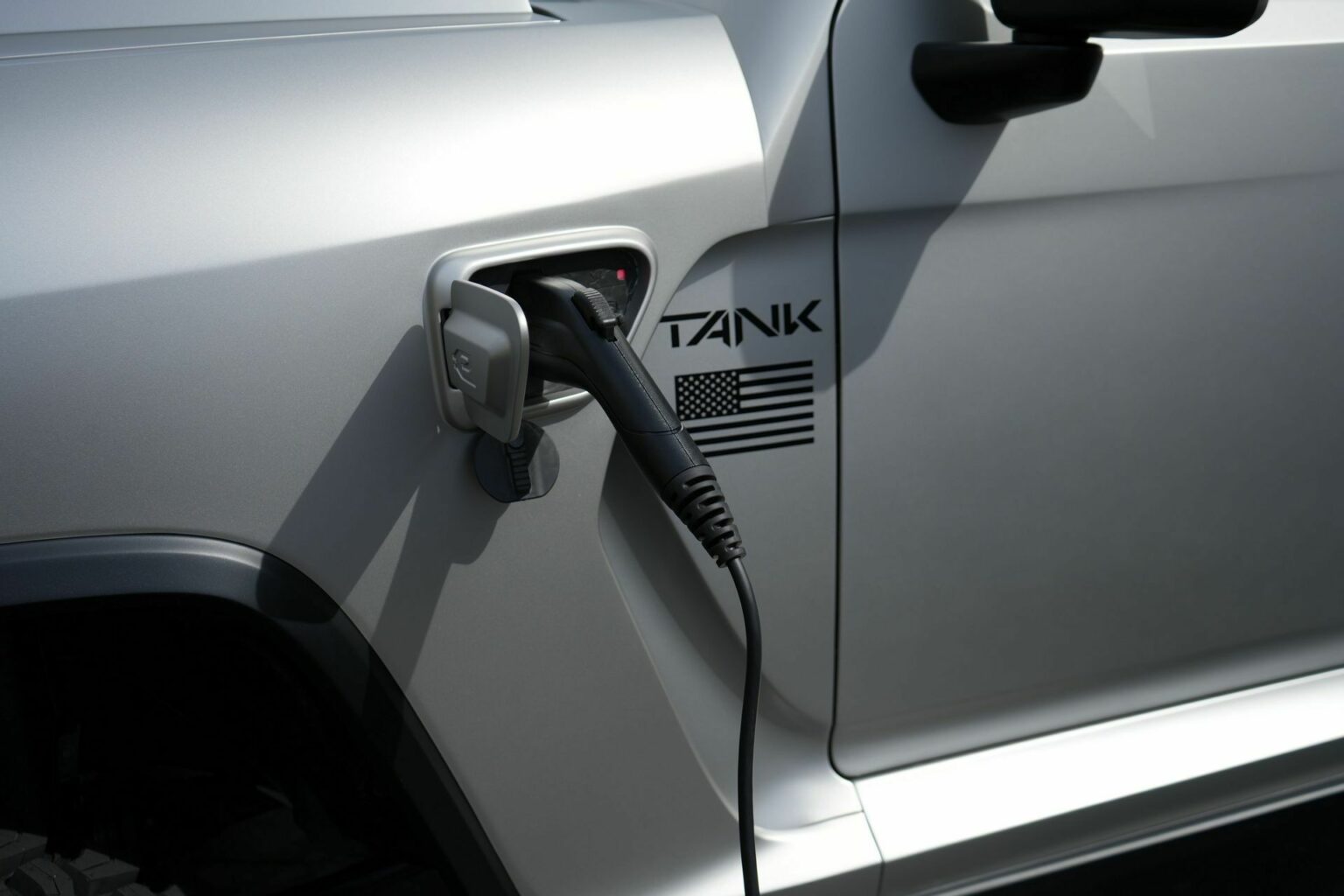 Rezvani Delivers Its First Wrangler-Based Tank Hybrid | Carscoops