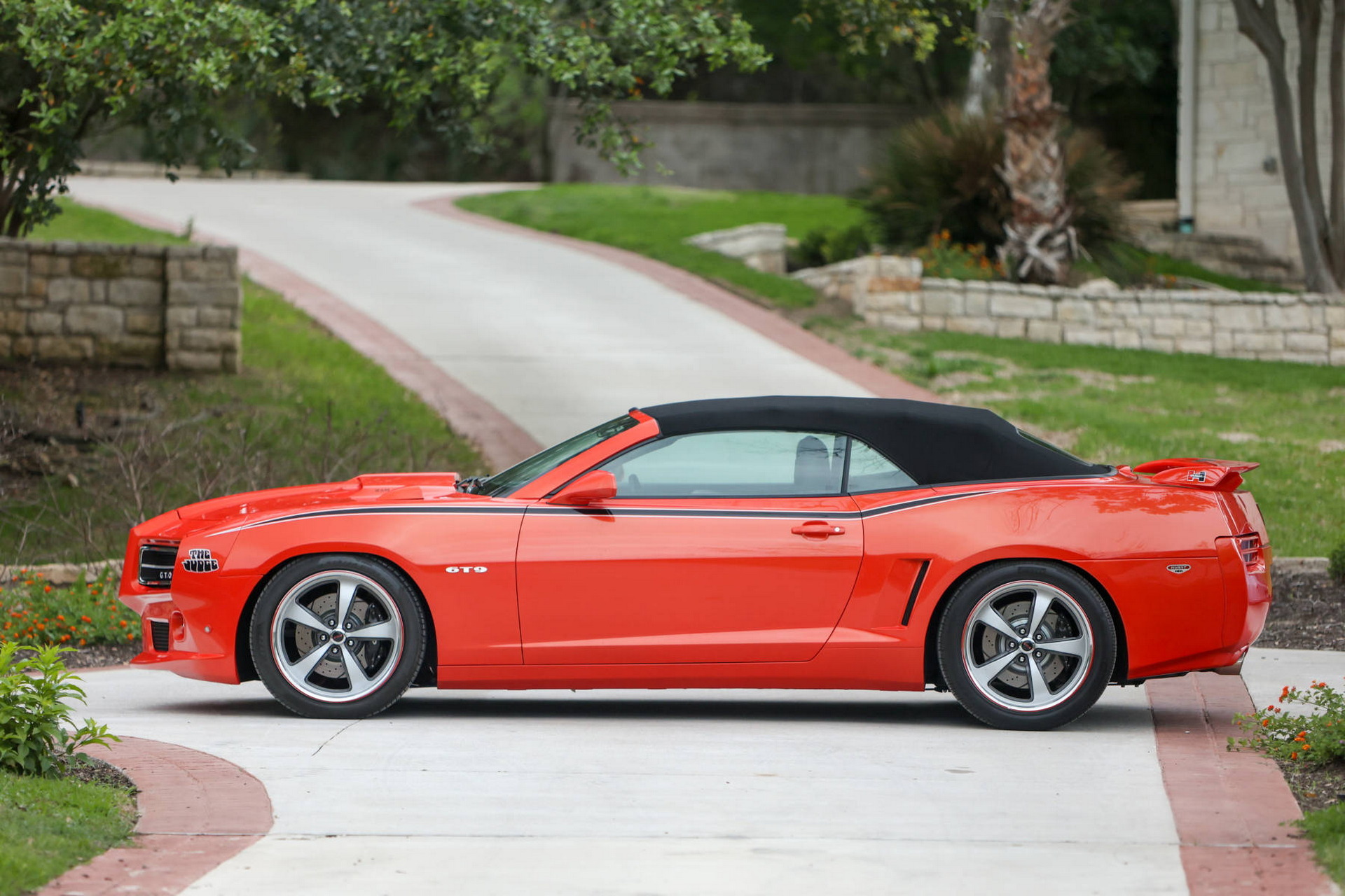 6T9 GTO Convertible Is A 2013 Chevy Camaro Masquerading As A Pontiac ...