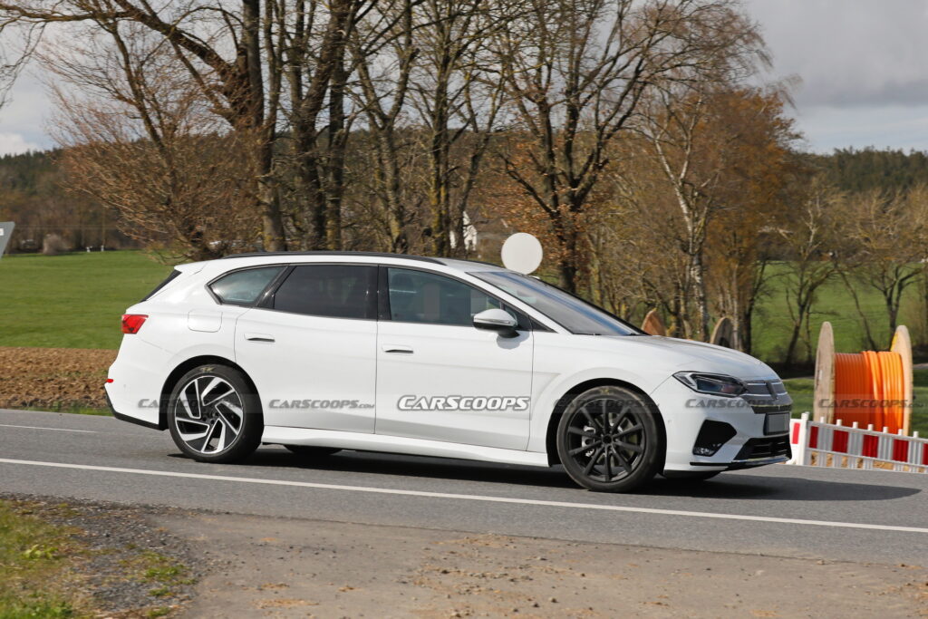 2025 VW ID.7 Electric Wagon Spotted For The First Time As Production ID ...