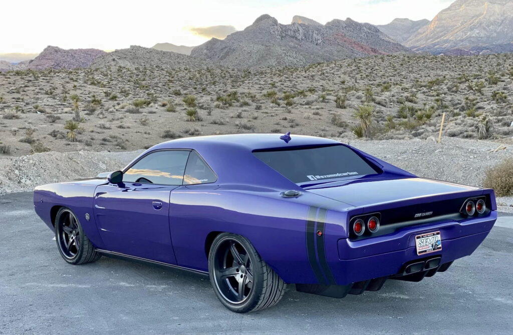 This Dodge Challenger Hellcat Disguised As ’68 Charger Would Look ...