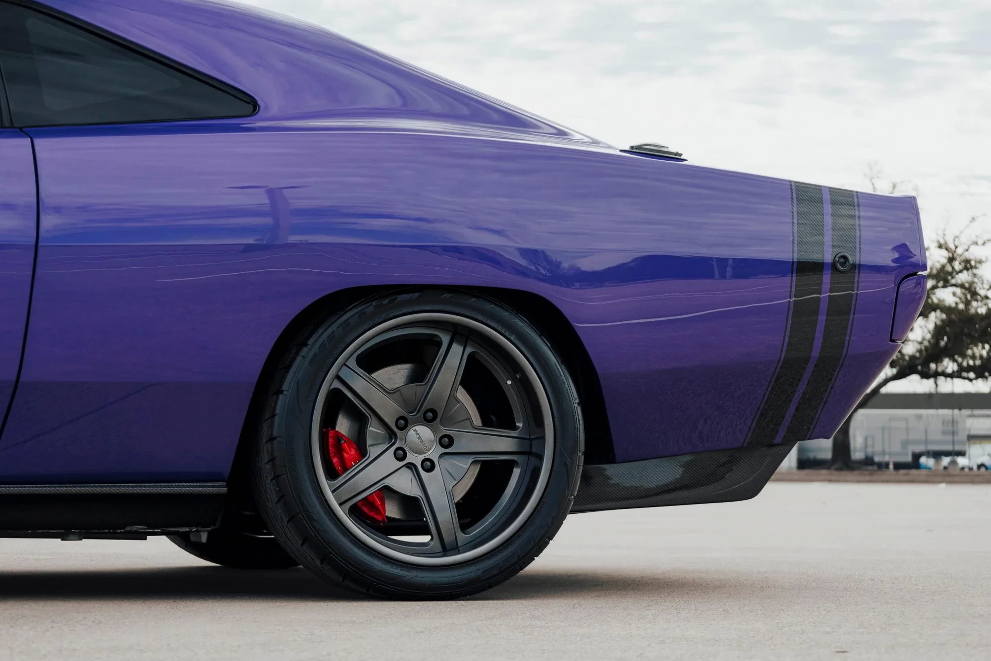 This Dodge Challenger Hellcat Disguised As ’68 Charger Would Look ...