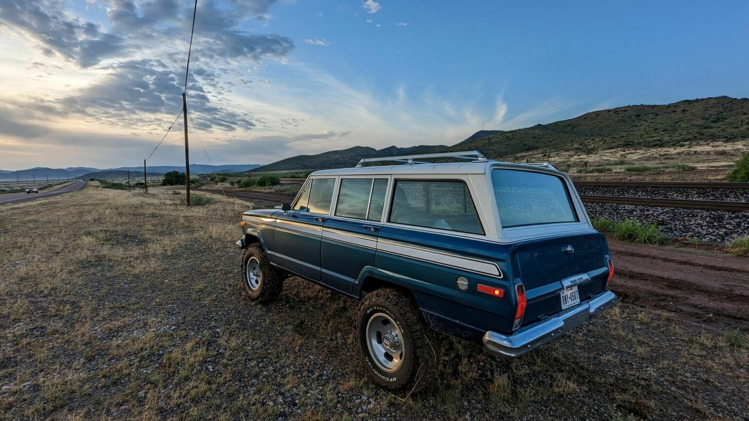 Restomodded 1977 Jeep Cherokee S Transformed With Modern Hemi V8 ...