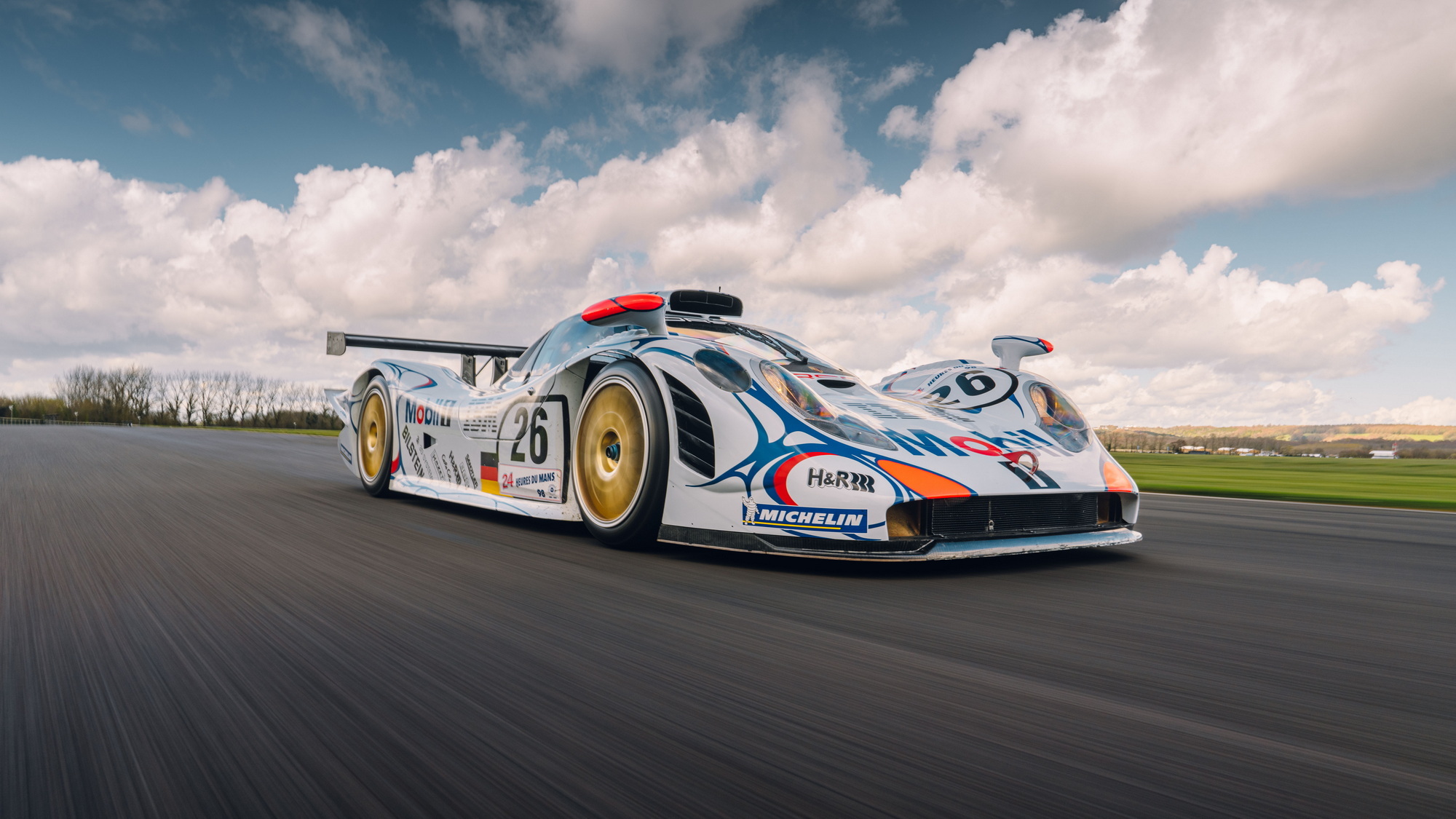 Porsche And Xbox Unleash Stunning Limited Edition Xs Consoles With ...