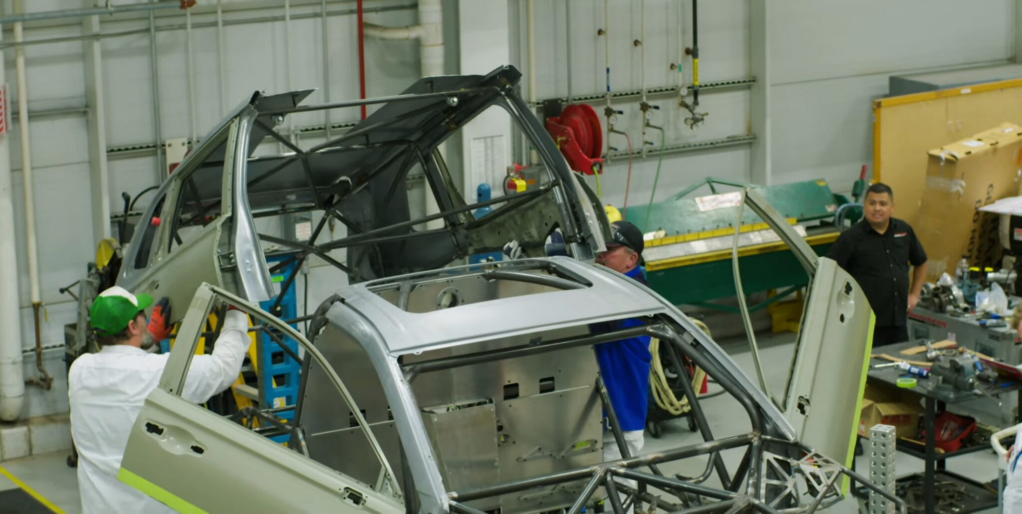 Using Real CR-V Body Panels In Honda’s 800HP IndyCar-Powered ‘Beast ...