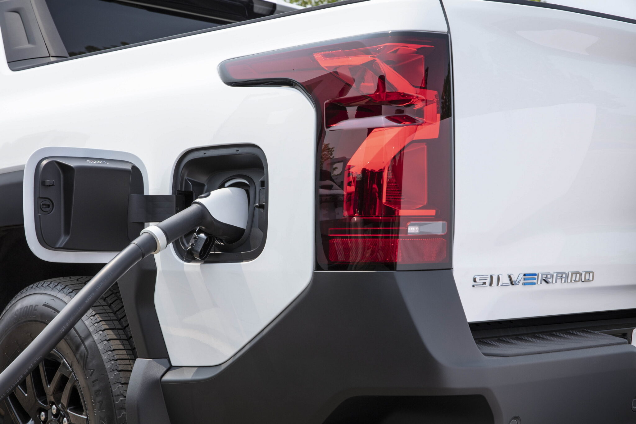 GM Walks Back Promise Of $39,900 Base Chevrolet Silverado EV | Carscoops