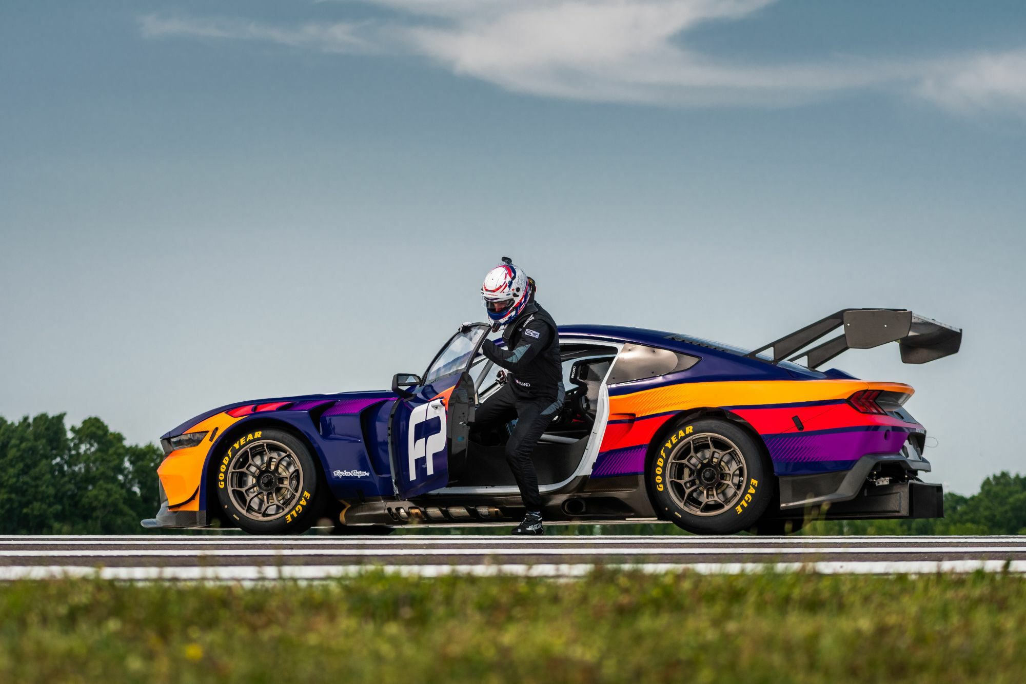 Ford Mustang GT3 Racecar Debuts With A Serious Face, Eyeing A Le Mans ...
