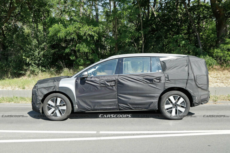 Hyundai Ioniq 7 Spied As A Swoopy Take On The Kia EV9 | Carscoops
