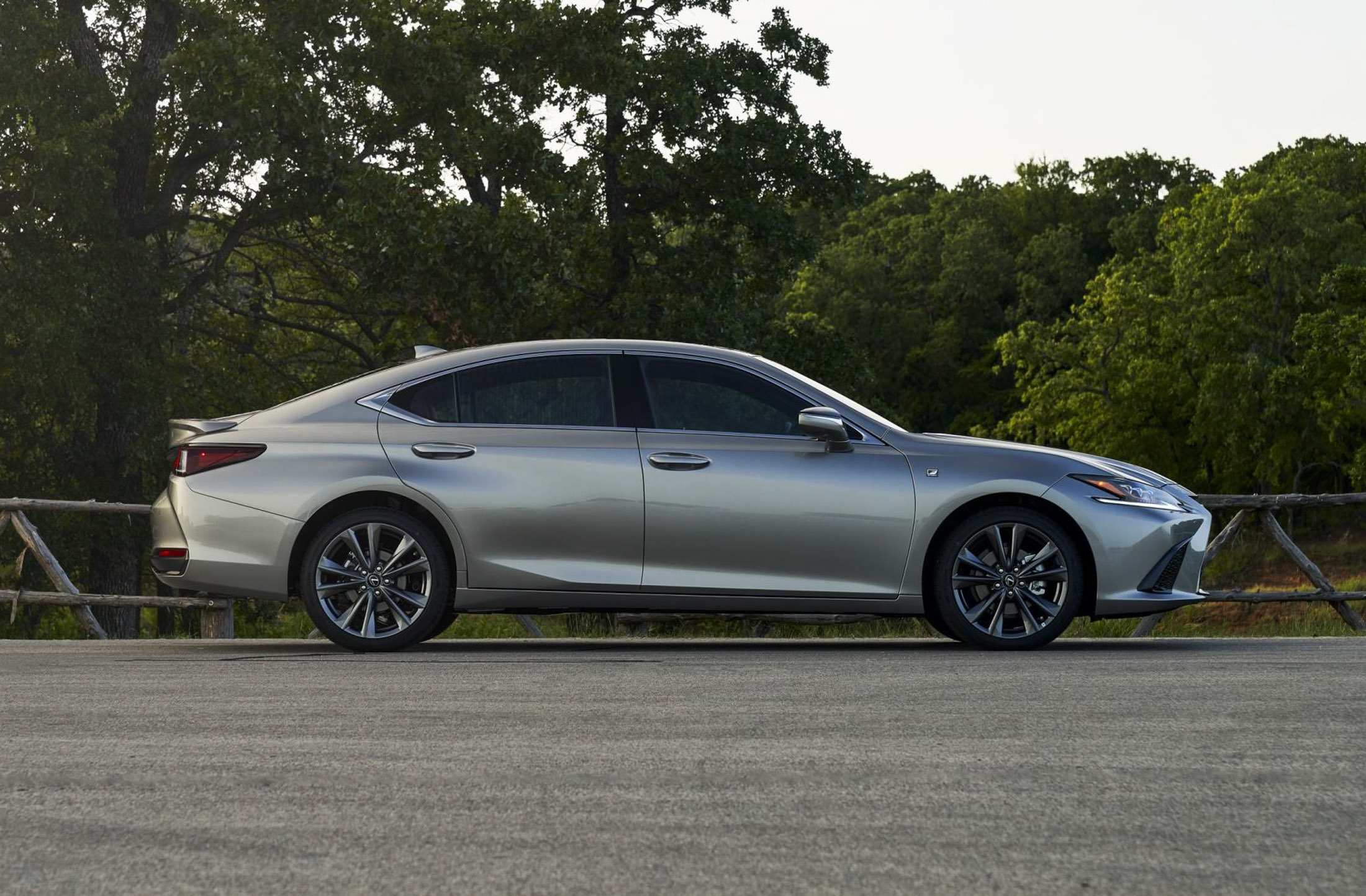 2024 Lexus ES Adds Tech Pack Option, New Wheel Finish And That’s Your ...