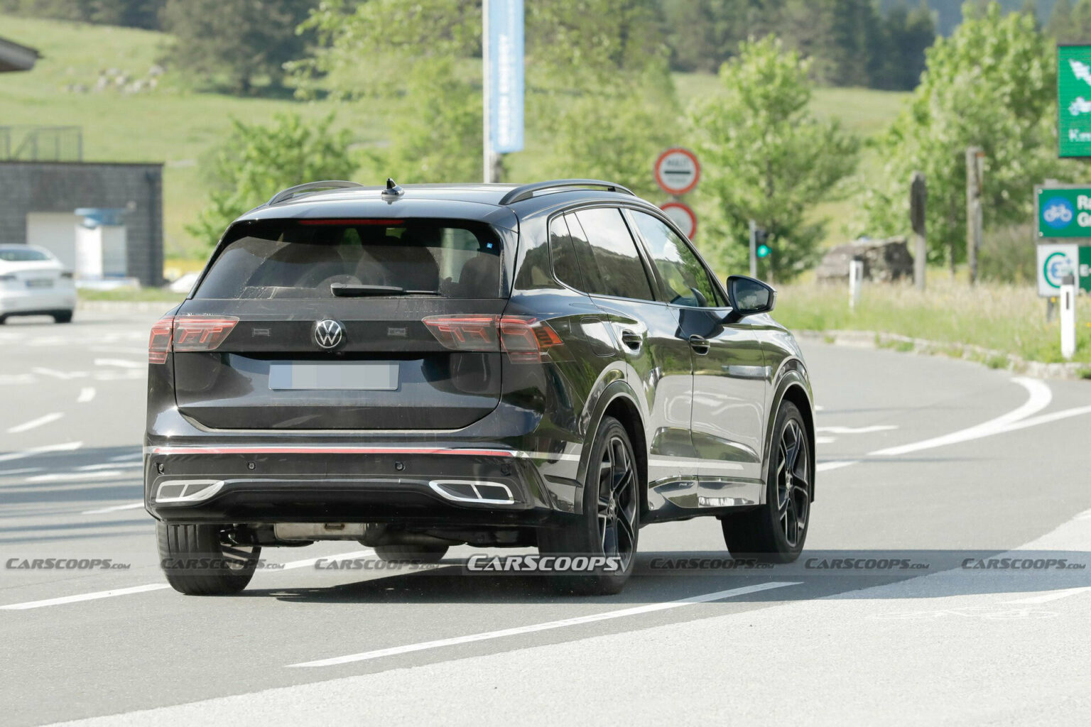 Redesigned VW Tiguan Puts On A Sportier Face As R-Line Variant Spied ...