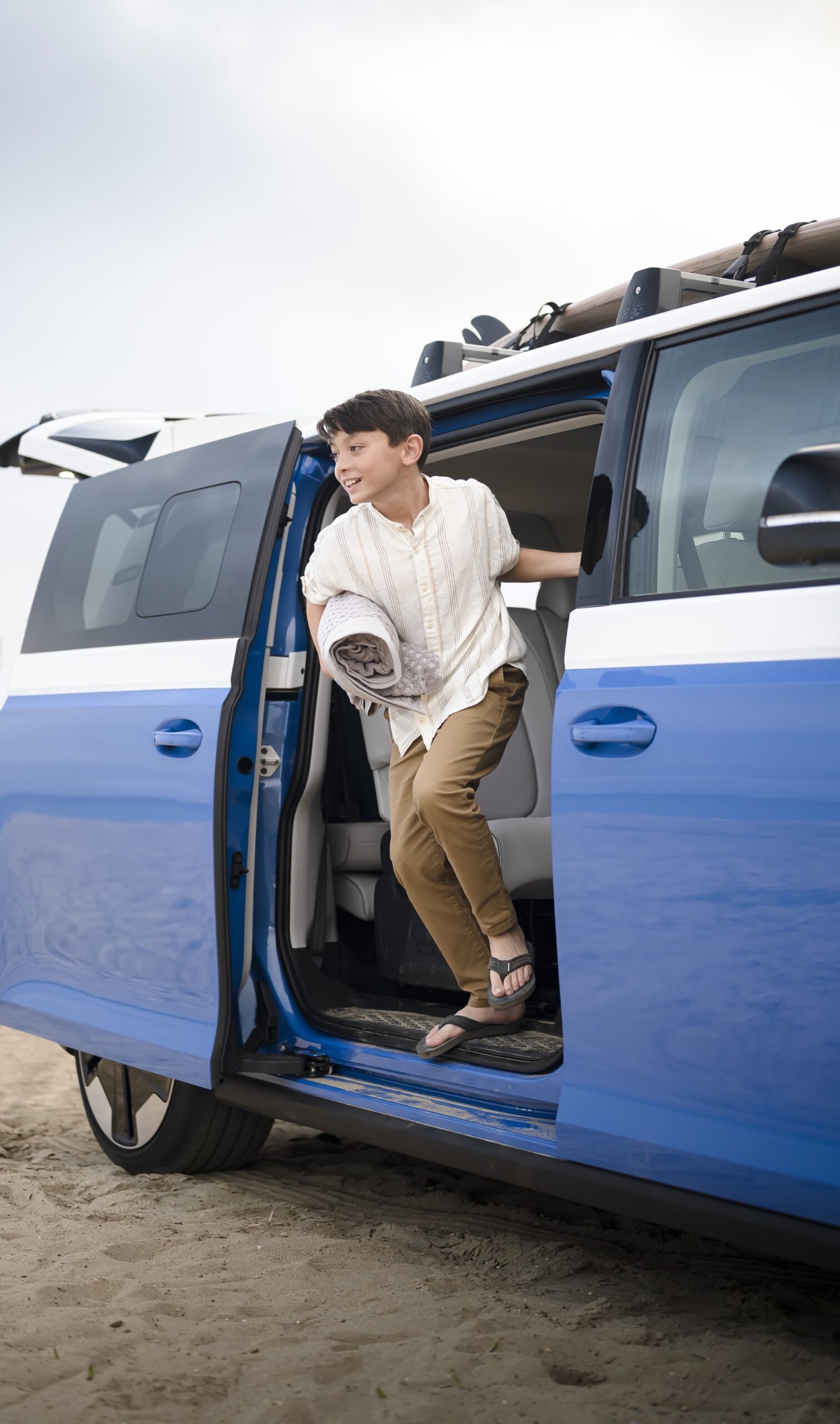 2025 VW ID. Buzz Lands In U.S. As A Long-Boy With More Power, More ...