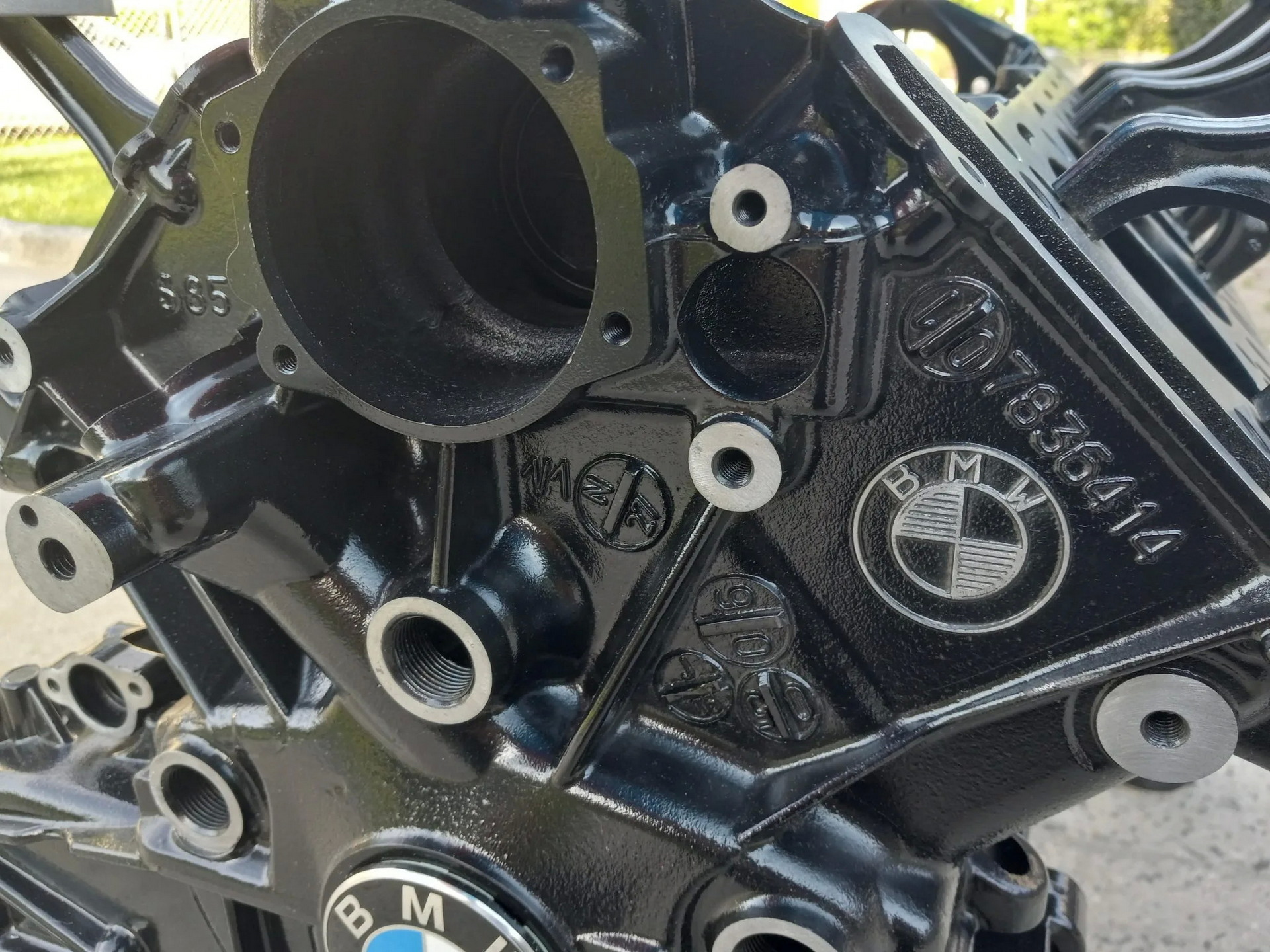 BMW Lovers Gather Around The Ultimate V0 Coffee Table | Carscoops