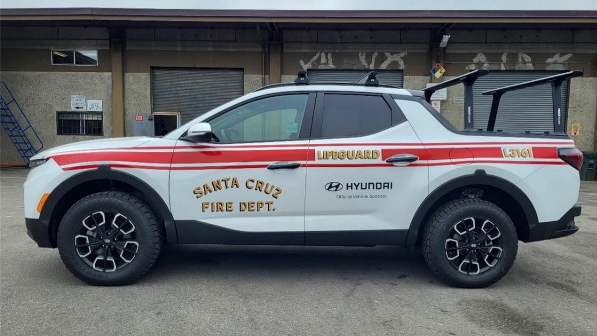 Hyundai Gifts Four Santa Cruz Trucks To Lifeguards In California ...