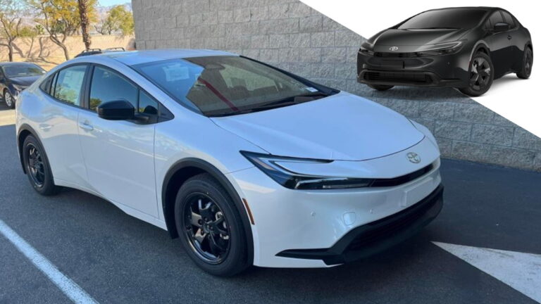 The New Toyota Prius LE Has 17-inch Alloys Under Its Aerodynamic Wheel ...