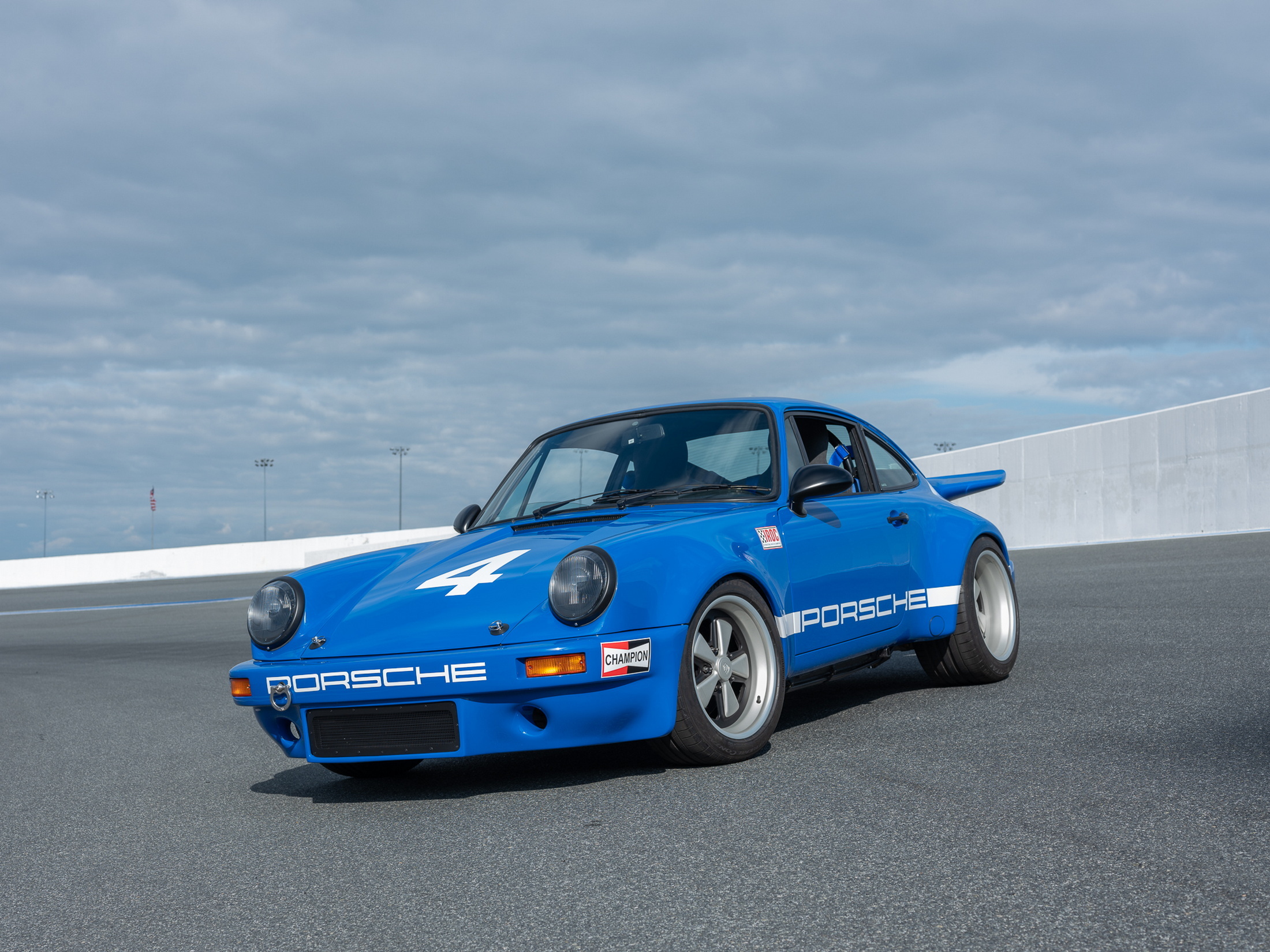 Retro Designs Introduces IROC-Inspired 1974 Porsche 911 RSR Restomod ...