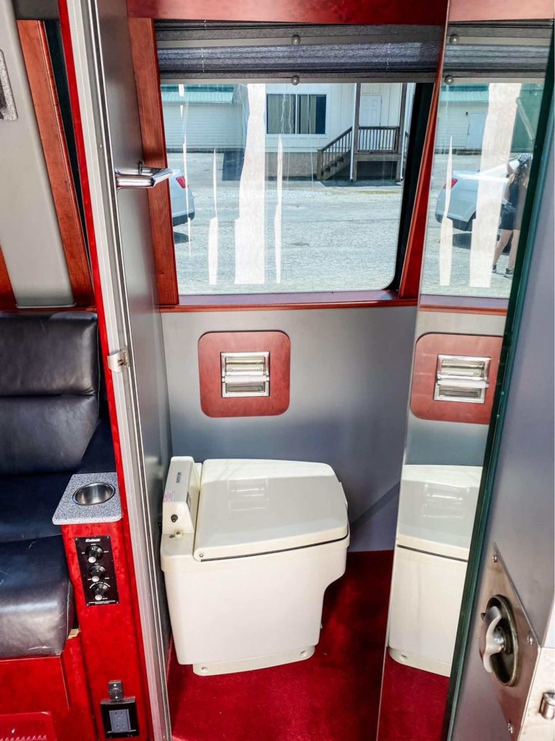 The Mauck 1120S Is The DeLorean Of Buses And One Was On Sale For $75K ...