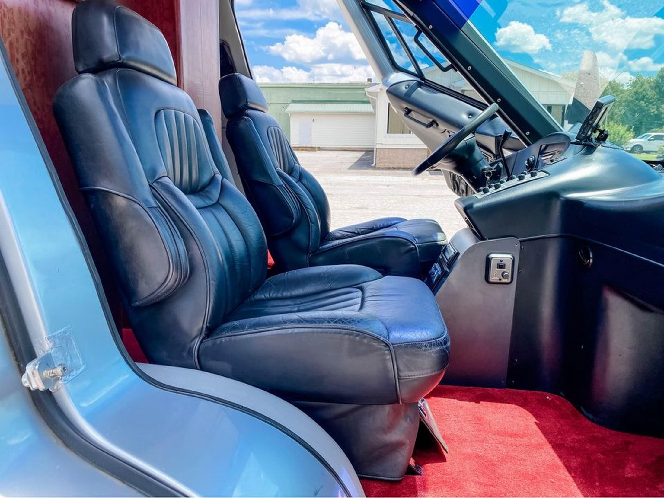 The Mauck 1120S Is The DeLorean Of Buses And One Was On Sale For $75K ...