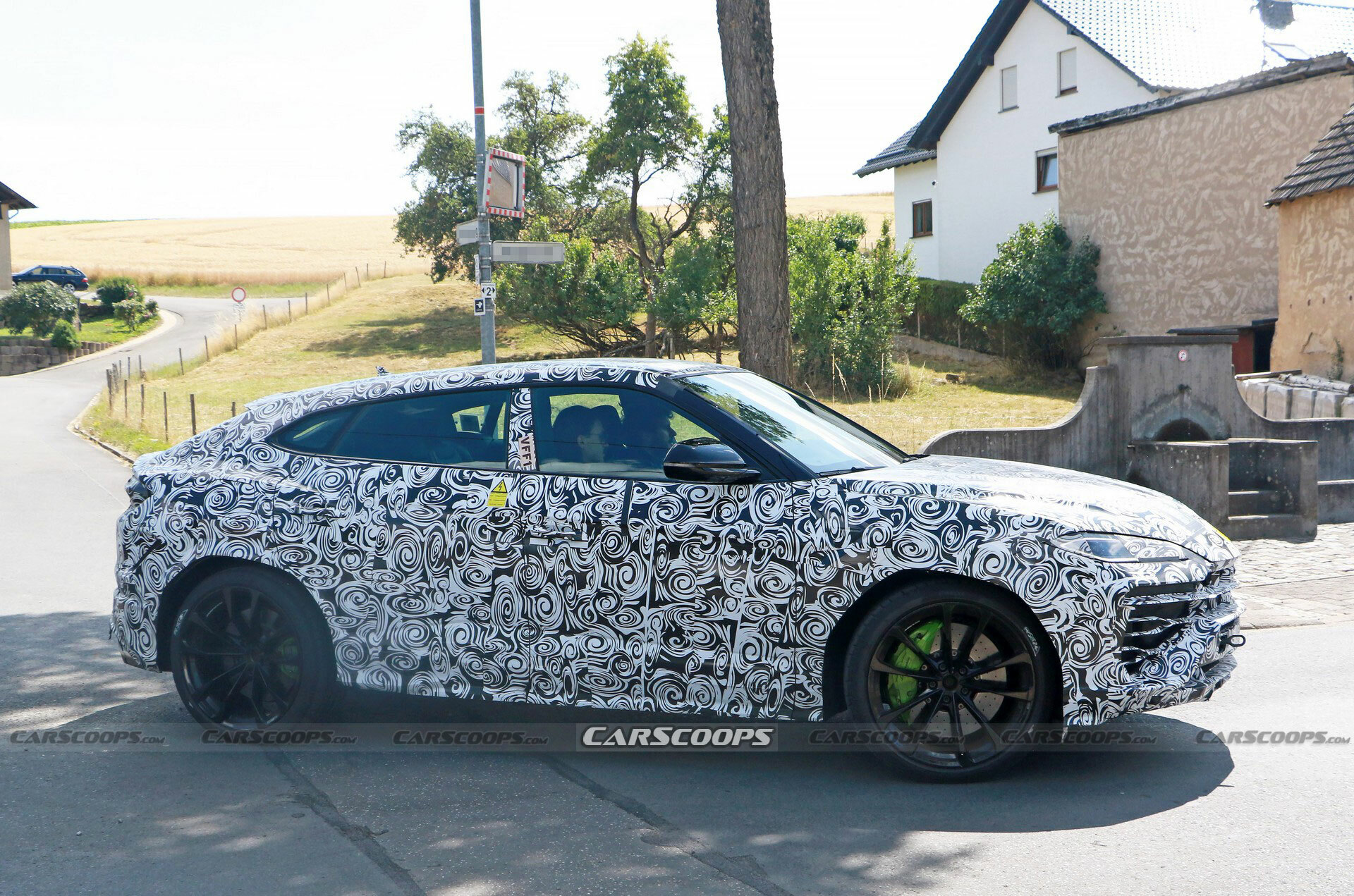 2025 Lamborghini Urus Sports Updated Styling Inside And Out As Well As ...