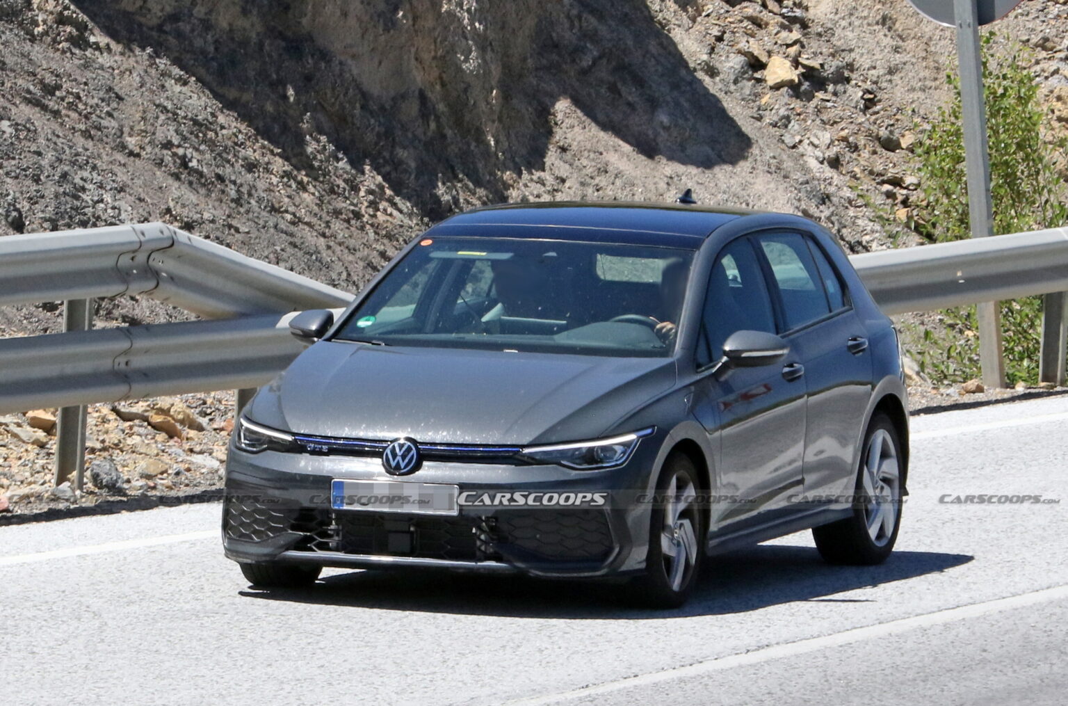 2025 VW Golf GTE Facelift Spied With Α Revised Bodykit | Carscoops