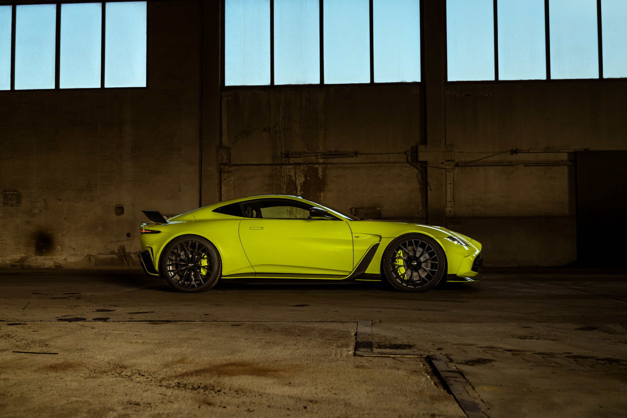 Rare Aston Martin V12 Vantage Gains Custom Height-Adjustable Suspension ...