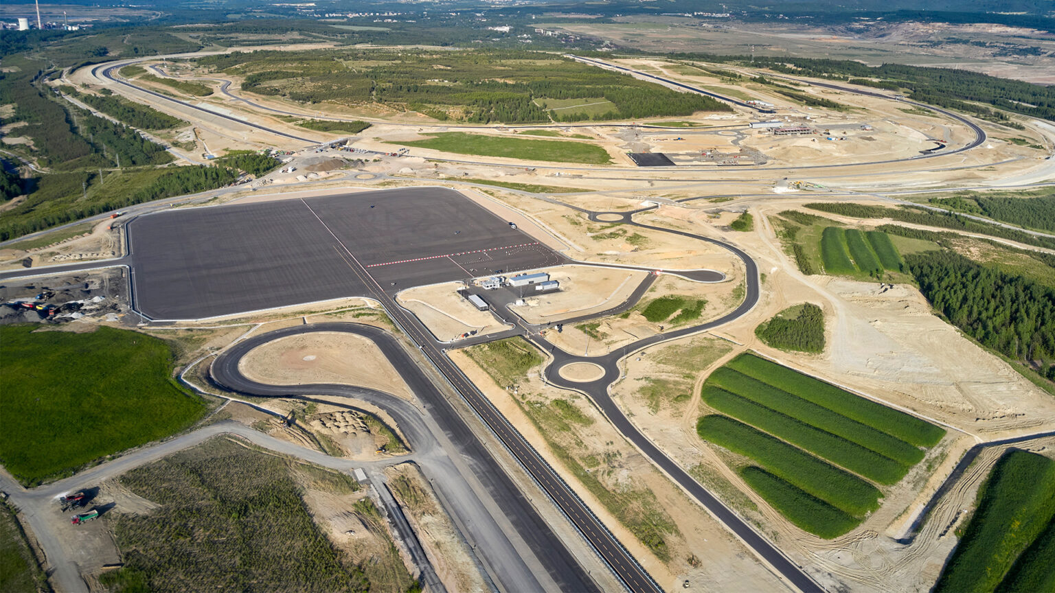 BMW Opens Czech Testing Site To Perfect Autonomous Driving And Parking ...